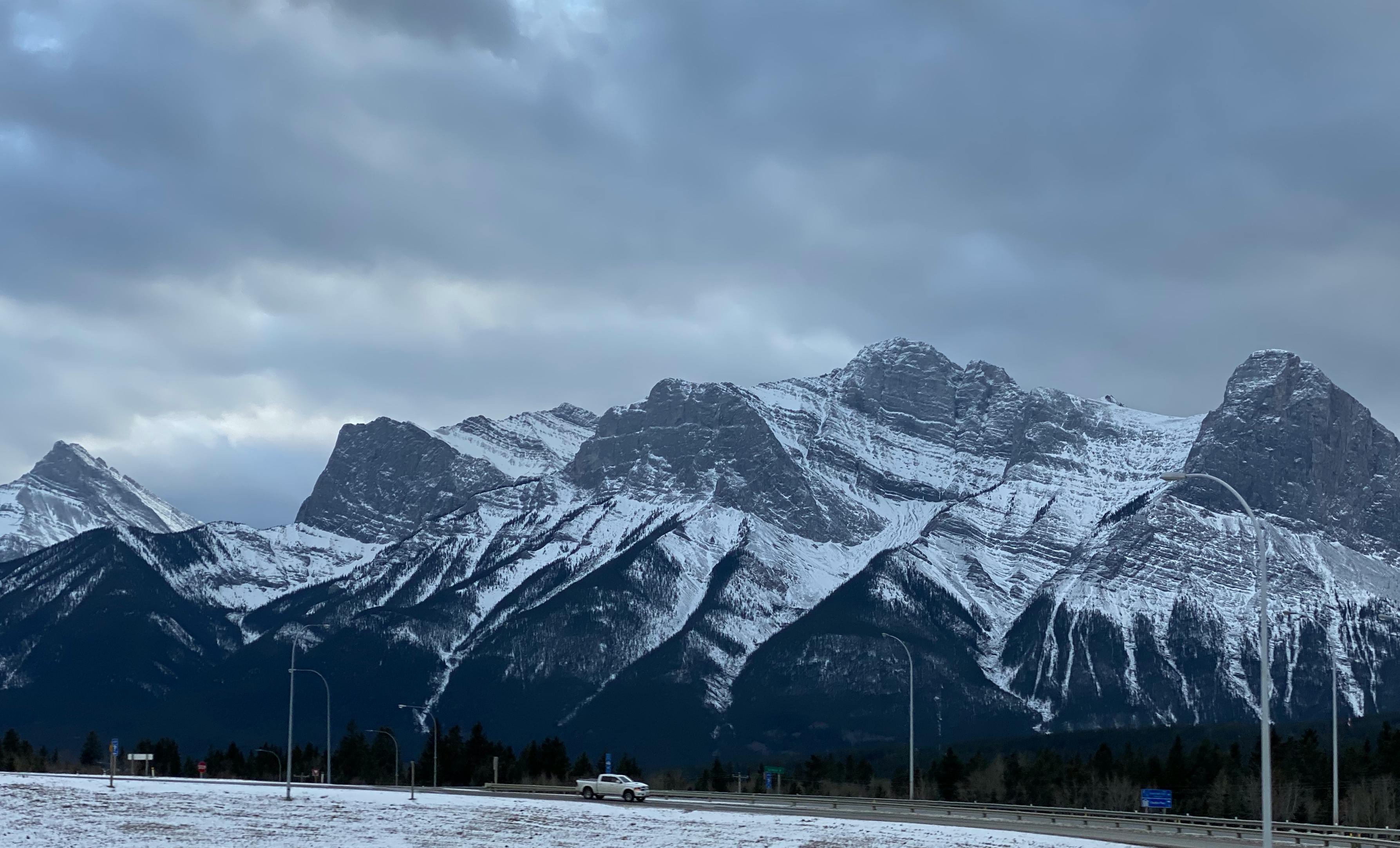 Snow Covered Rocky Mountains in Canmore, Alberta, Canada · Free Stock Photo