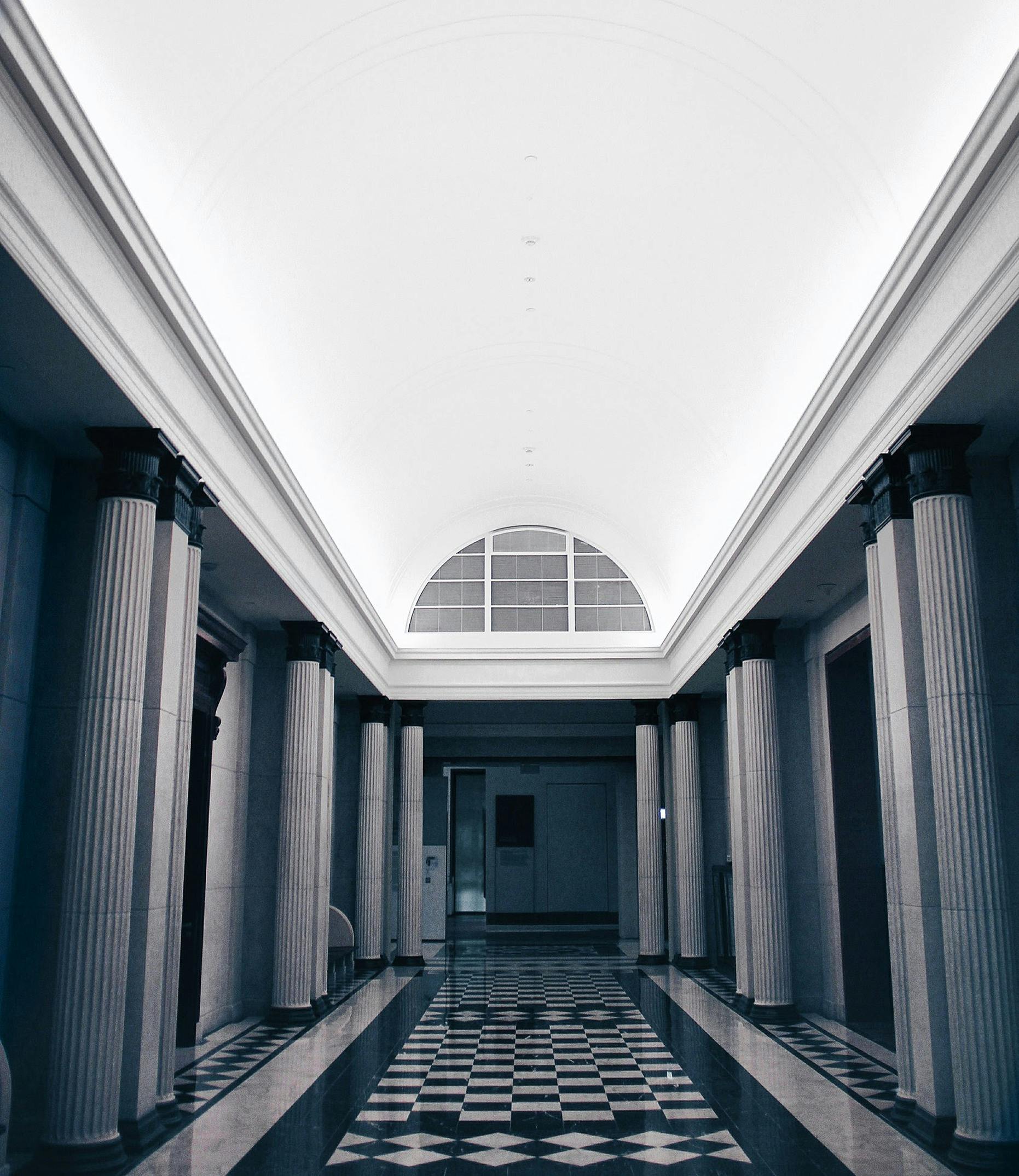 Empty Hallway · Free Stock Photo