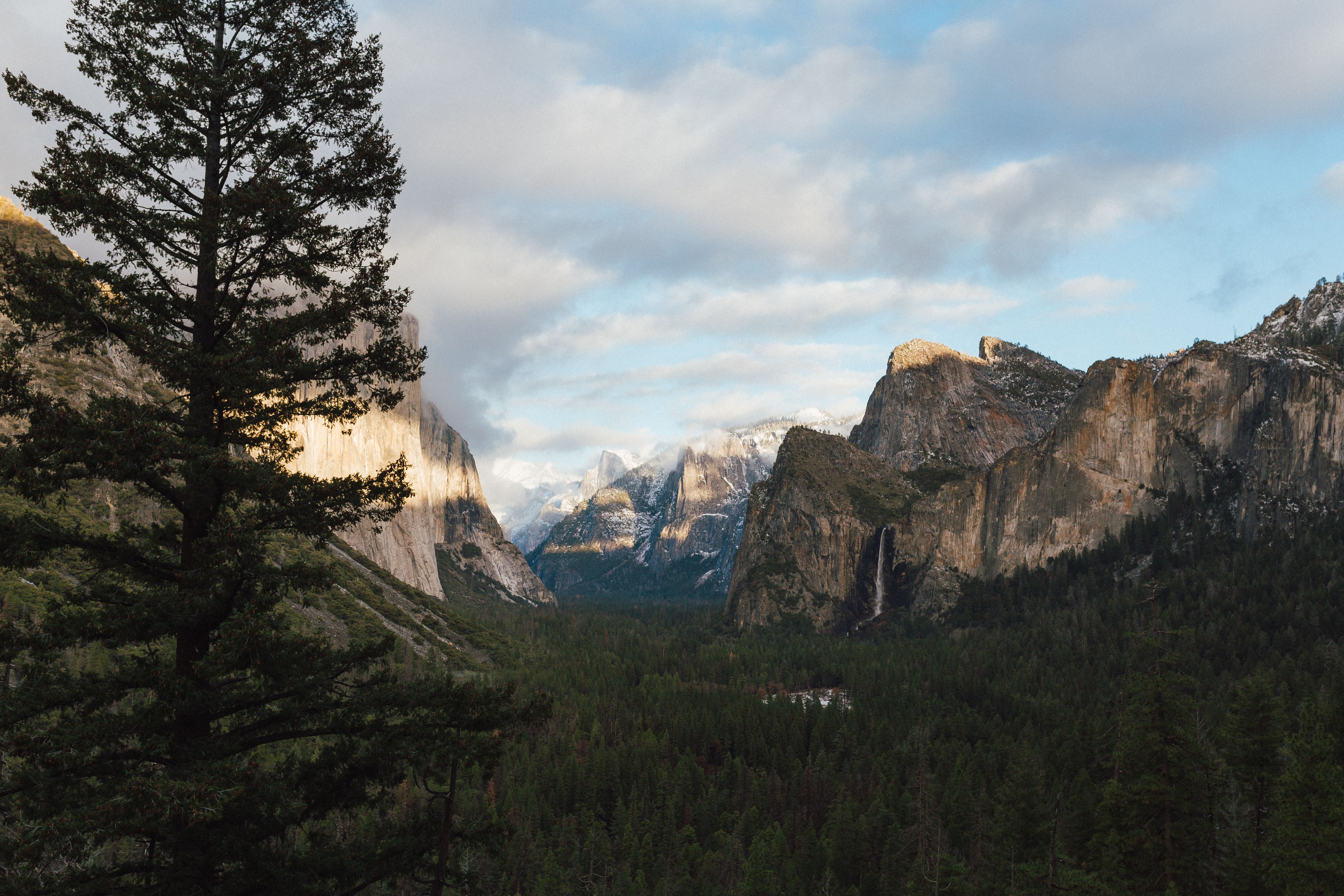 White Stone Mountains · Free Stock Photo