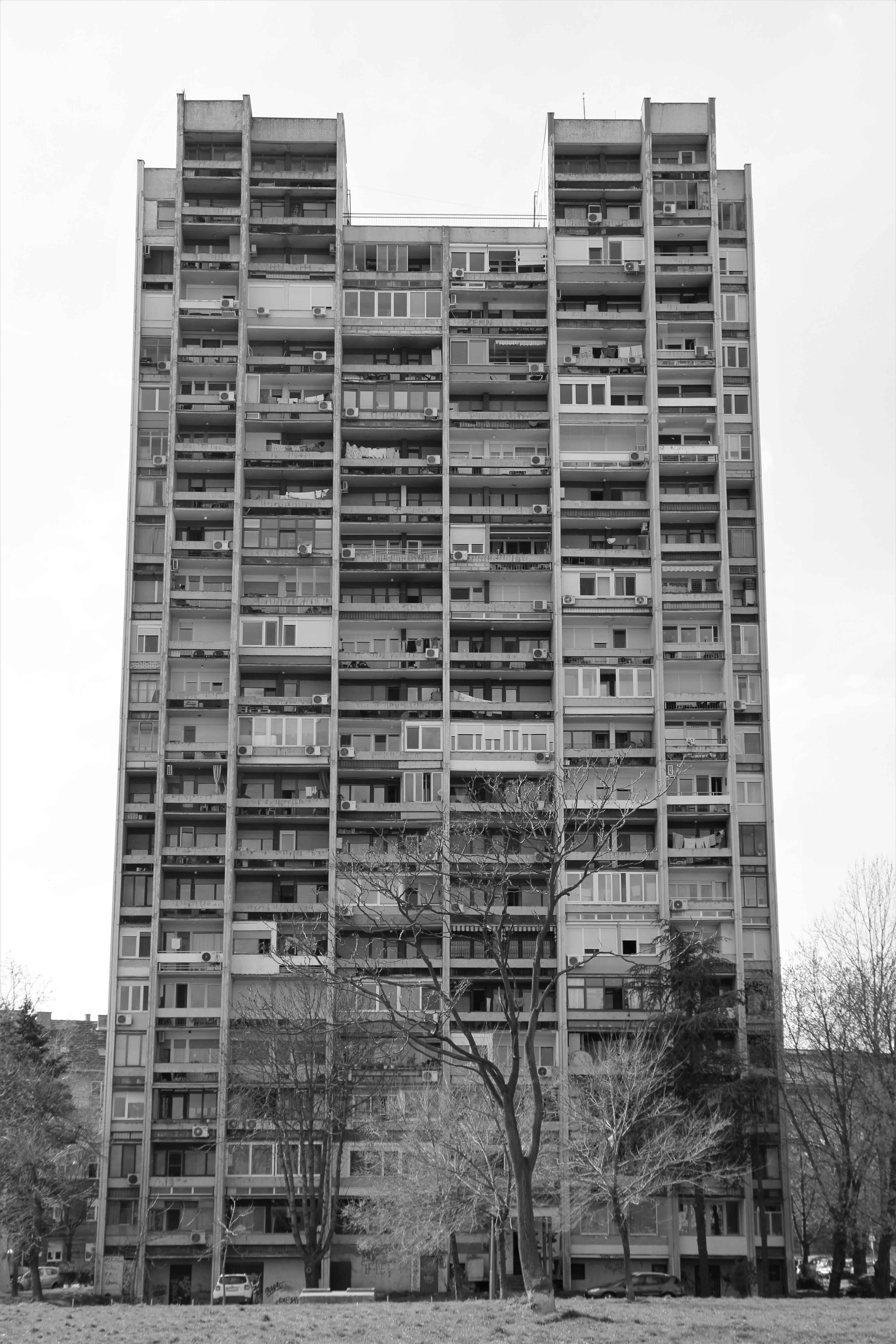 Grayscale Photo of Statesman House Building · Free Stock Photo