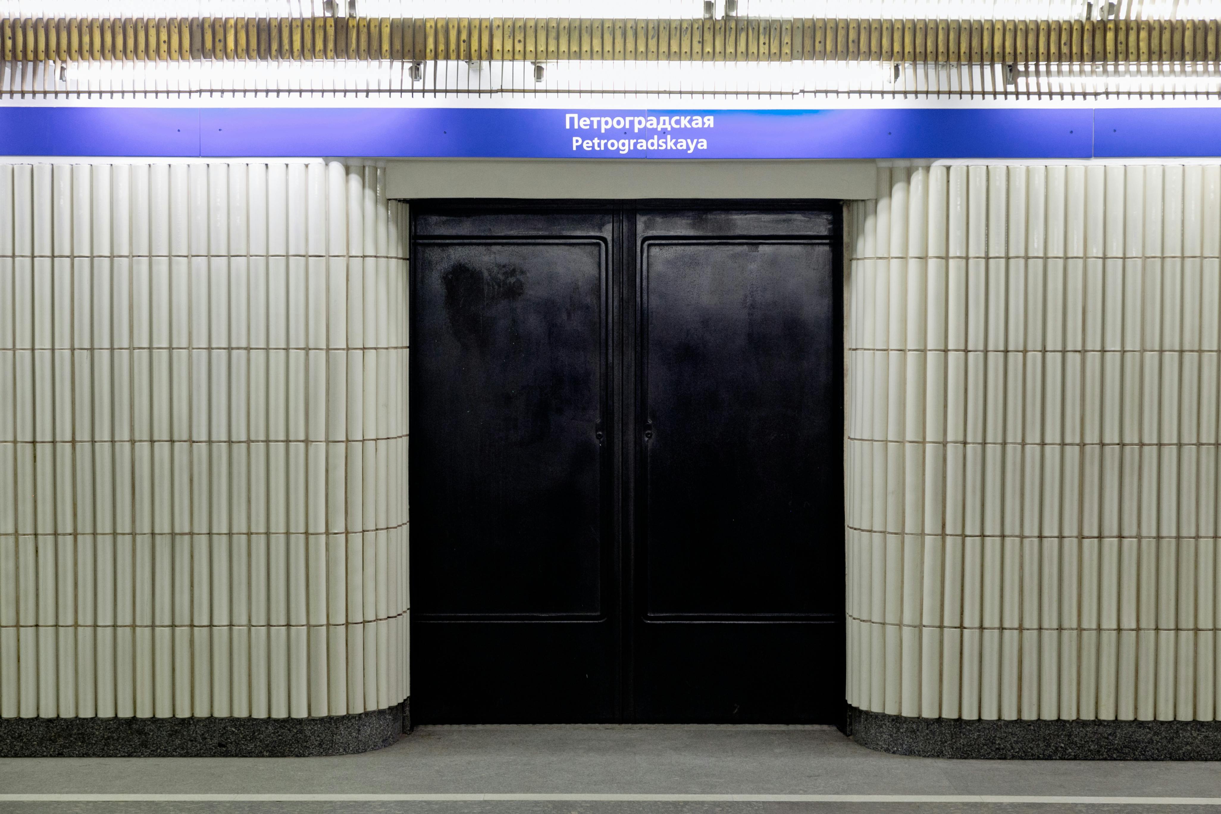 Empty hall interior with lamps above tiled floor · Free Stock Photo