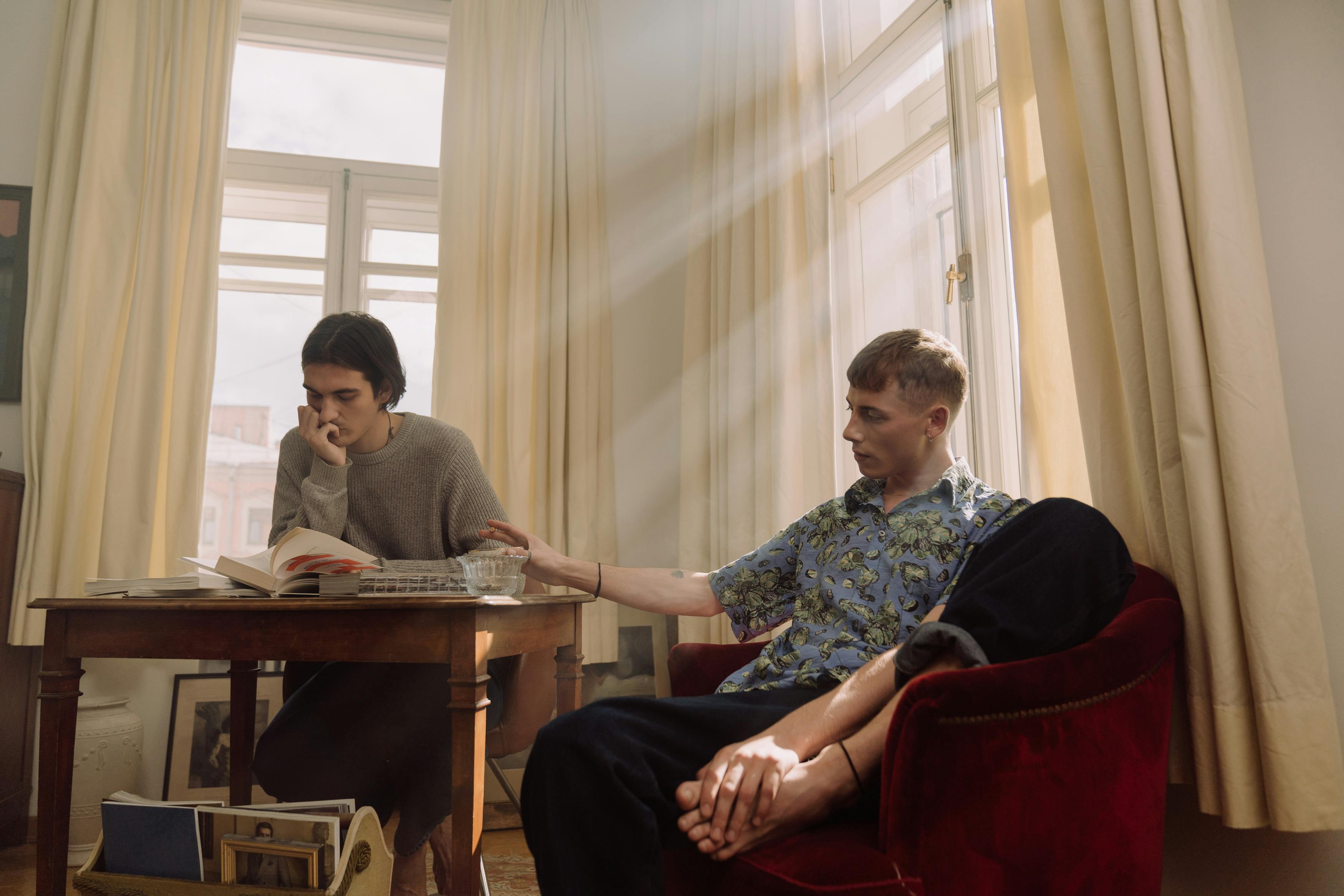 Smoking Room Photos, Download The BEST Free Smoking Room Stock Photos ...