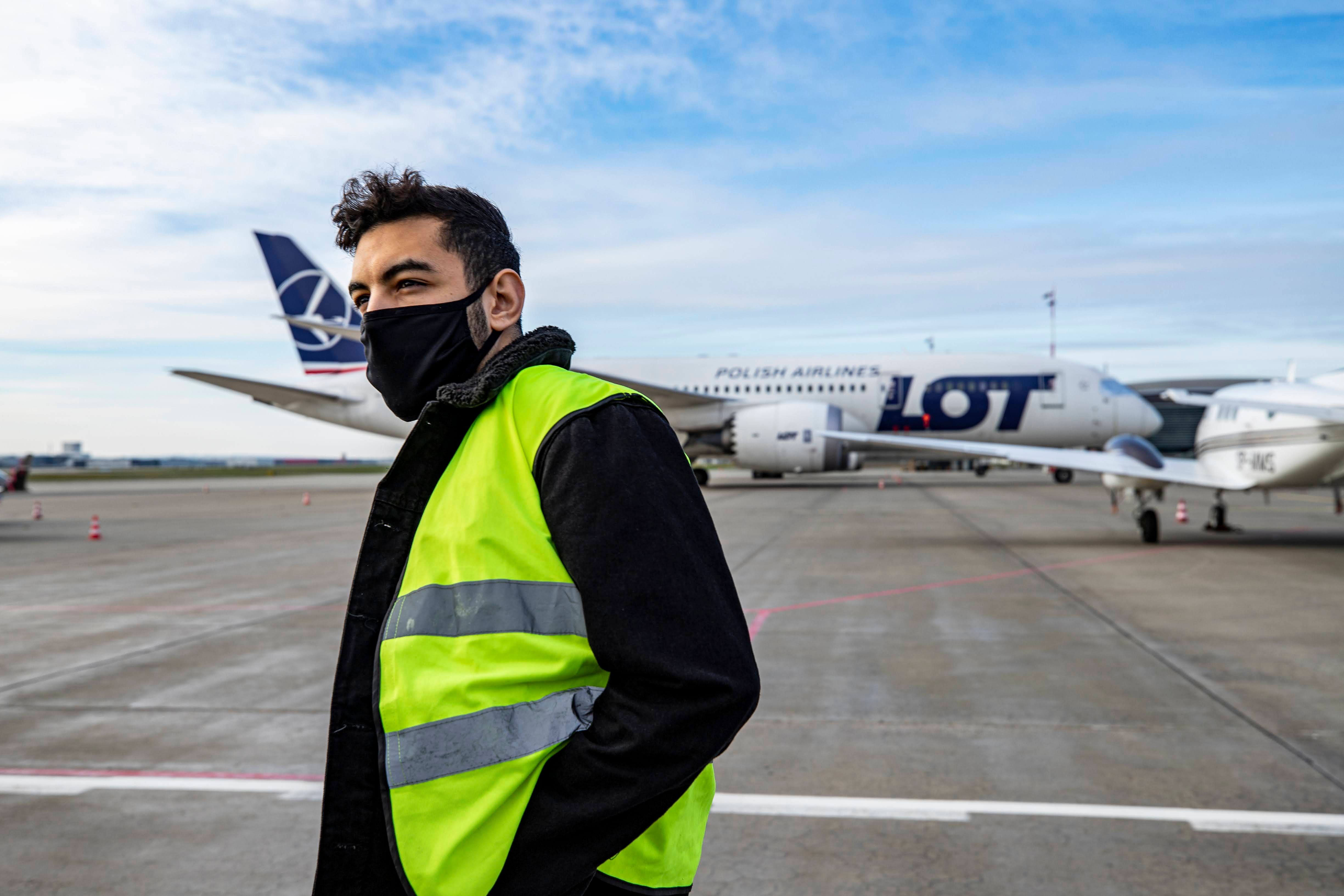 Face Airplane Photos, Download The BEST Free Face Airplane Stock Photos ...