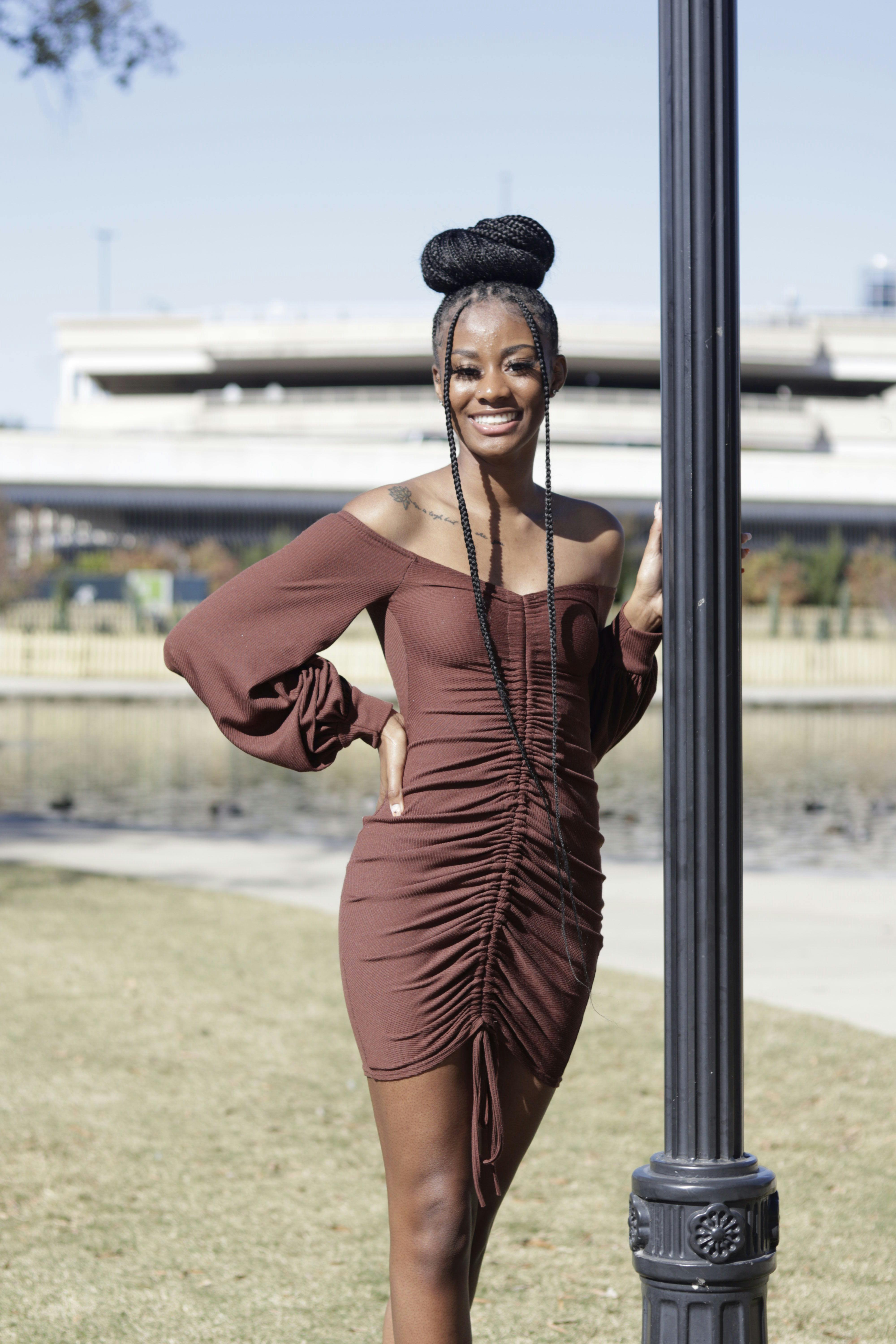 Standing In Pole Pose Photos, Download The BEST Free Standing In Pole ...