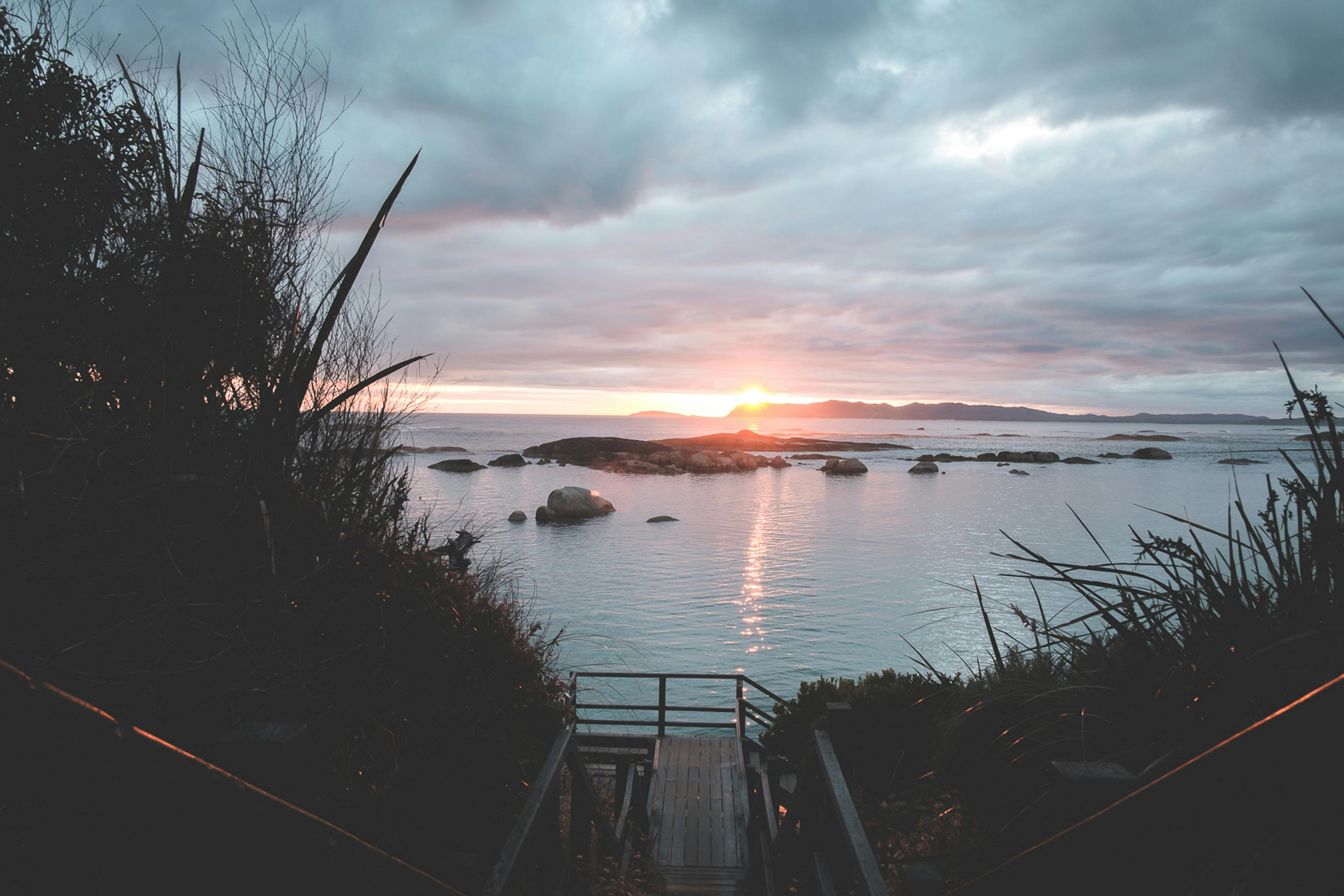 Picturesque endless sea under sunset sky · Free Stock Photo