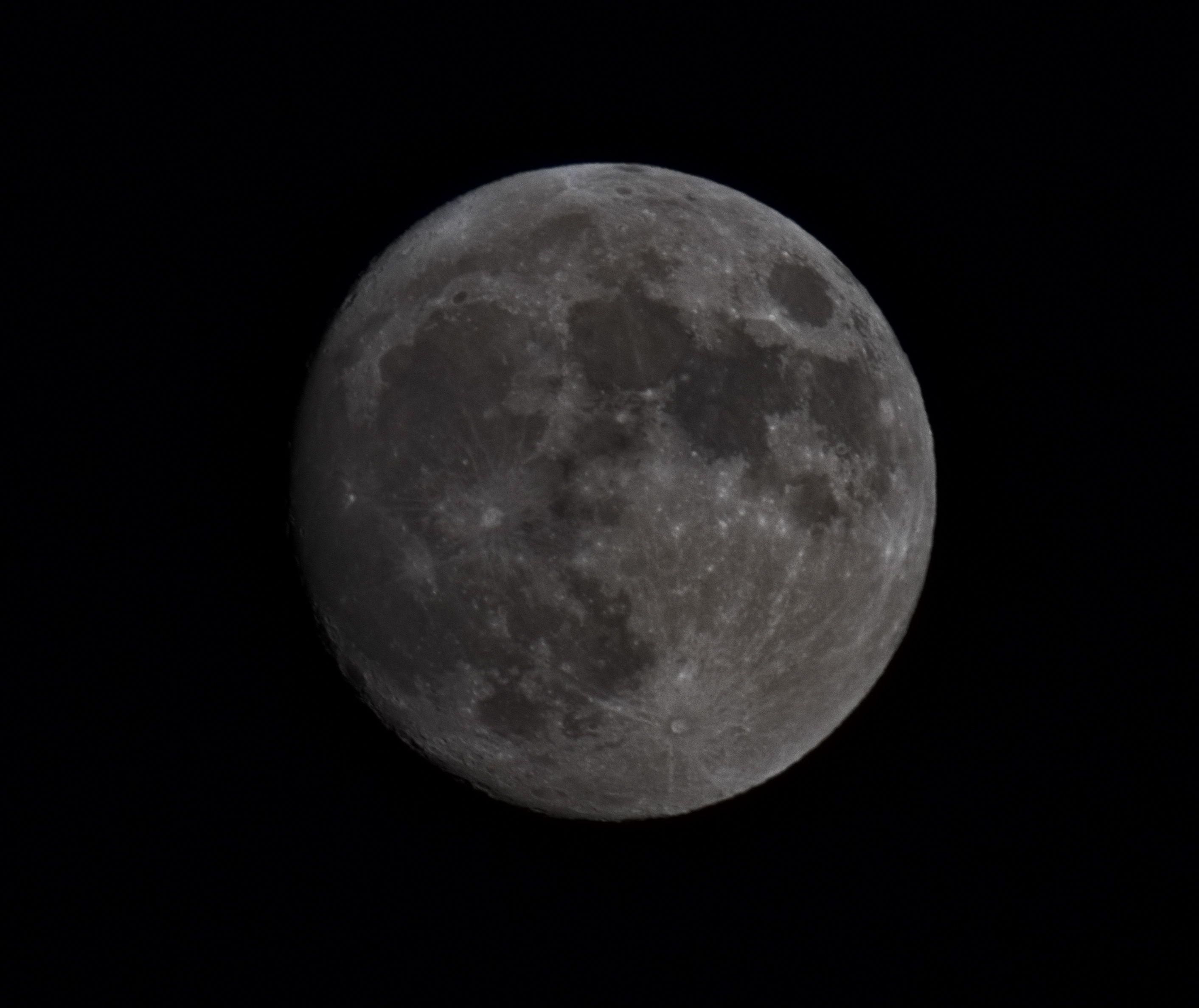 Mond 9 Photos & Videos Collected by Philipp Fahlbusch