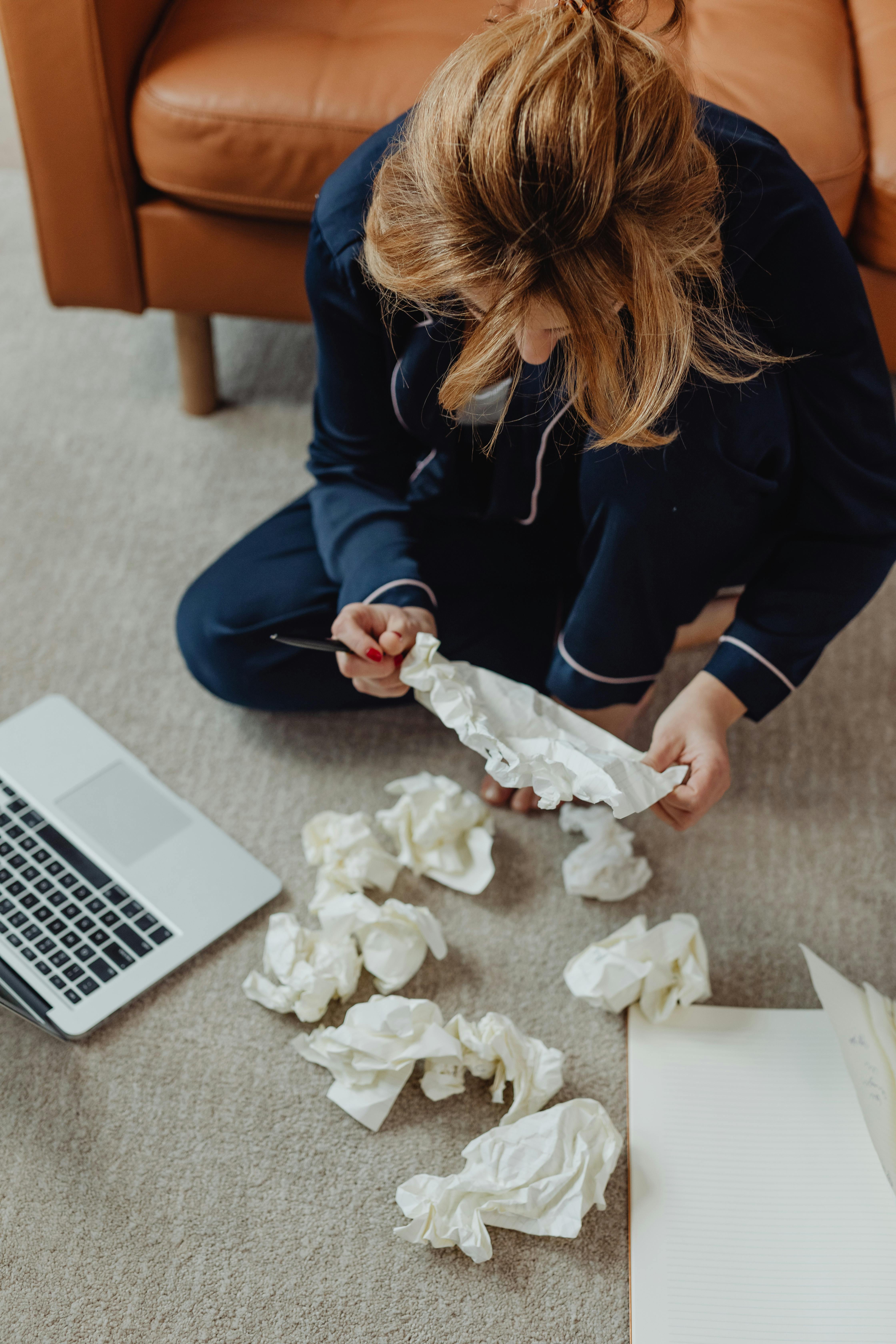 Scattered Work Space Photos, Download The BEST Free Scattered Work ...