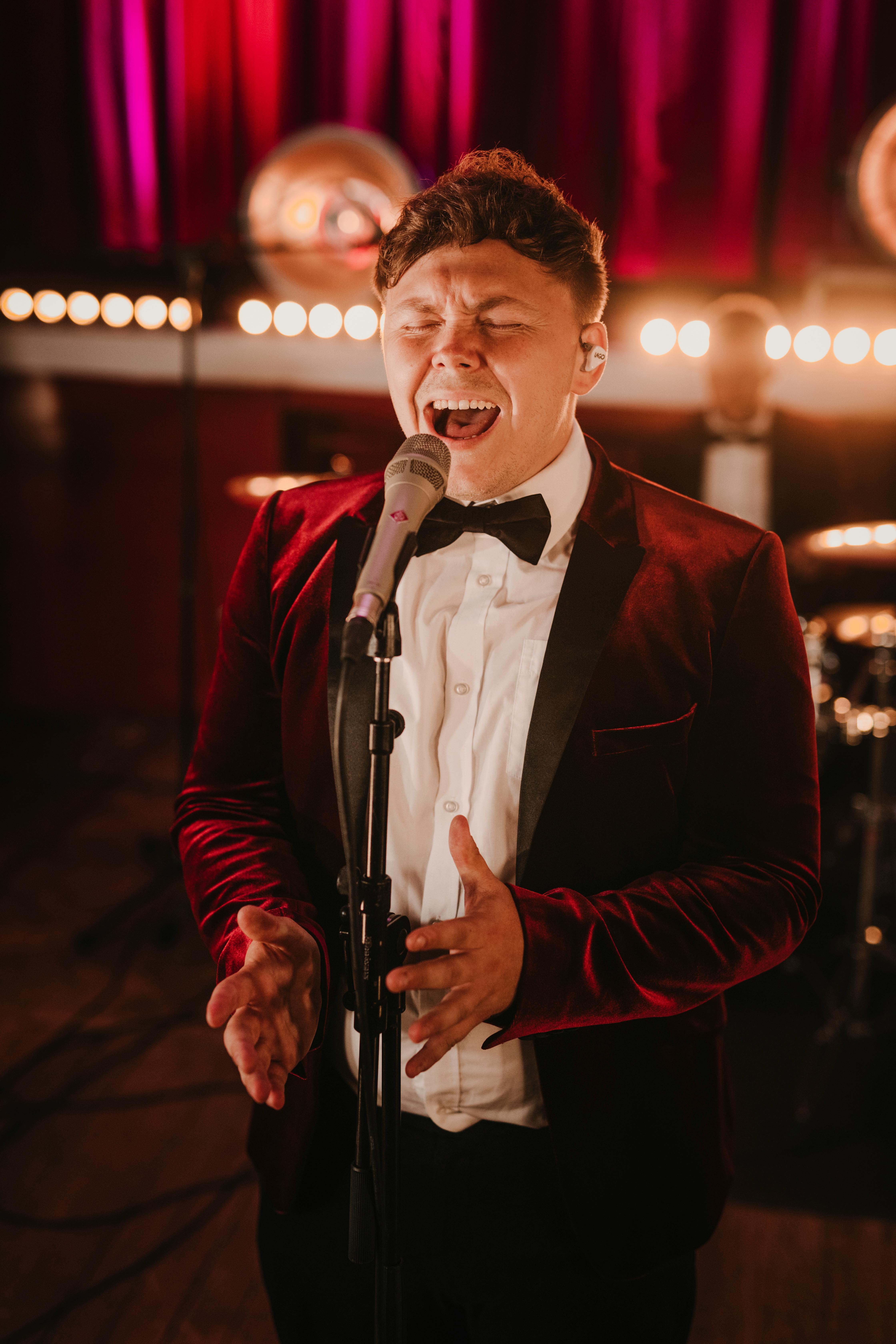 Velvet Singer Photos, Download The BEST Free Velvet Singer Stock Photos ...