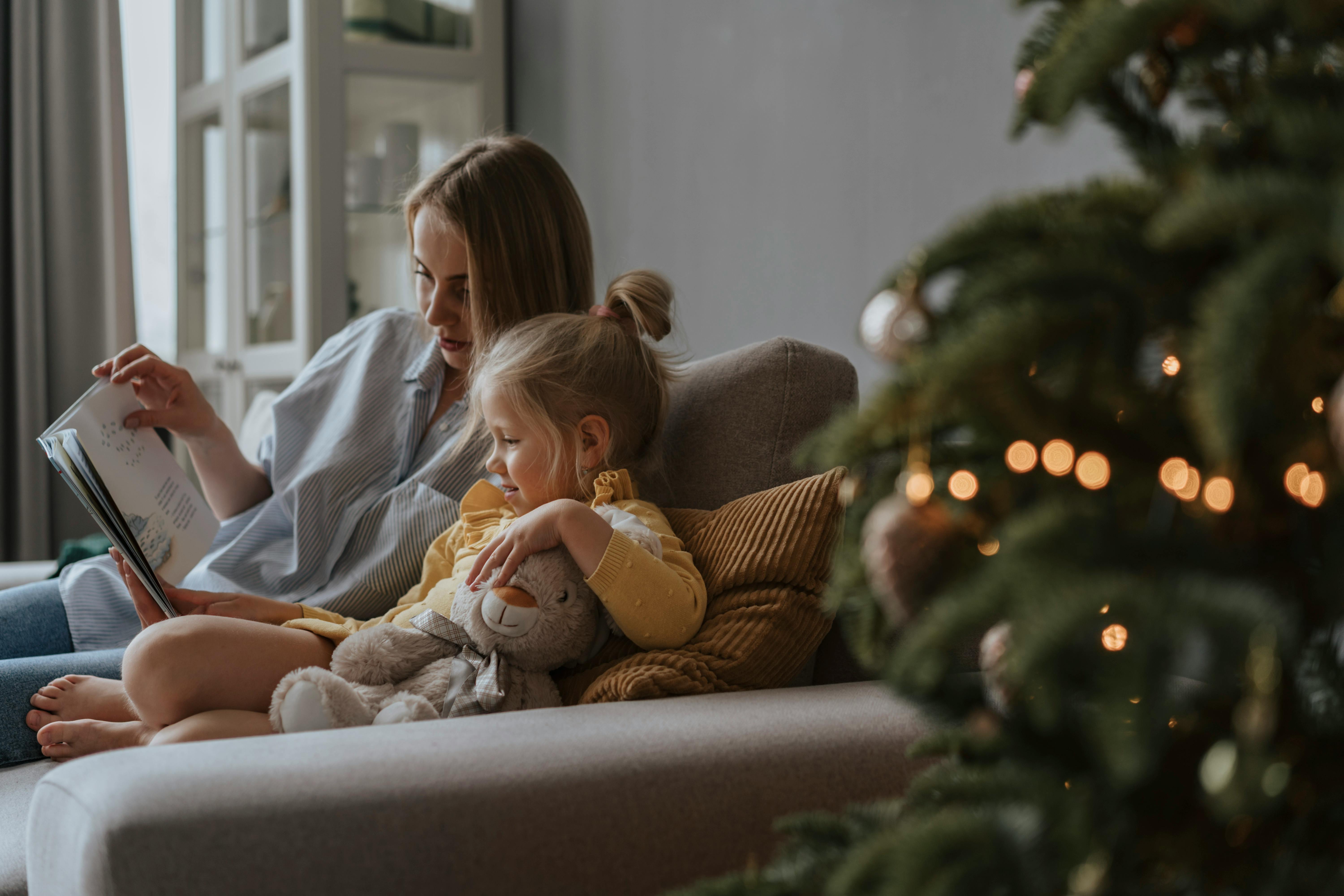 40,000+ Best Christmas Reading Photos · 100% Free Download · Pexels ...