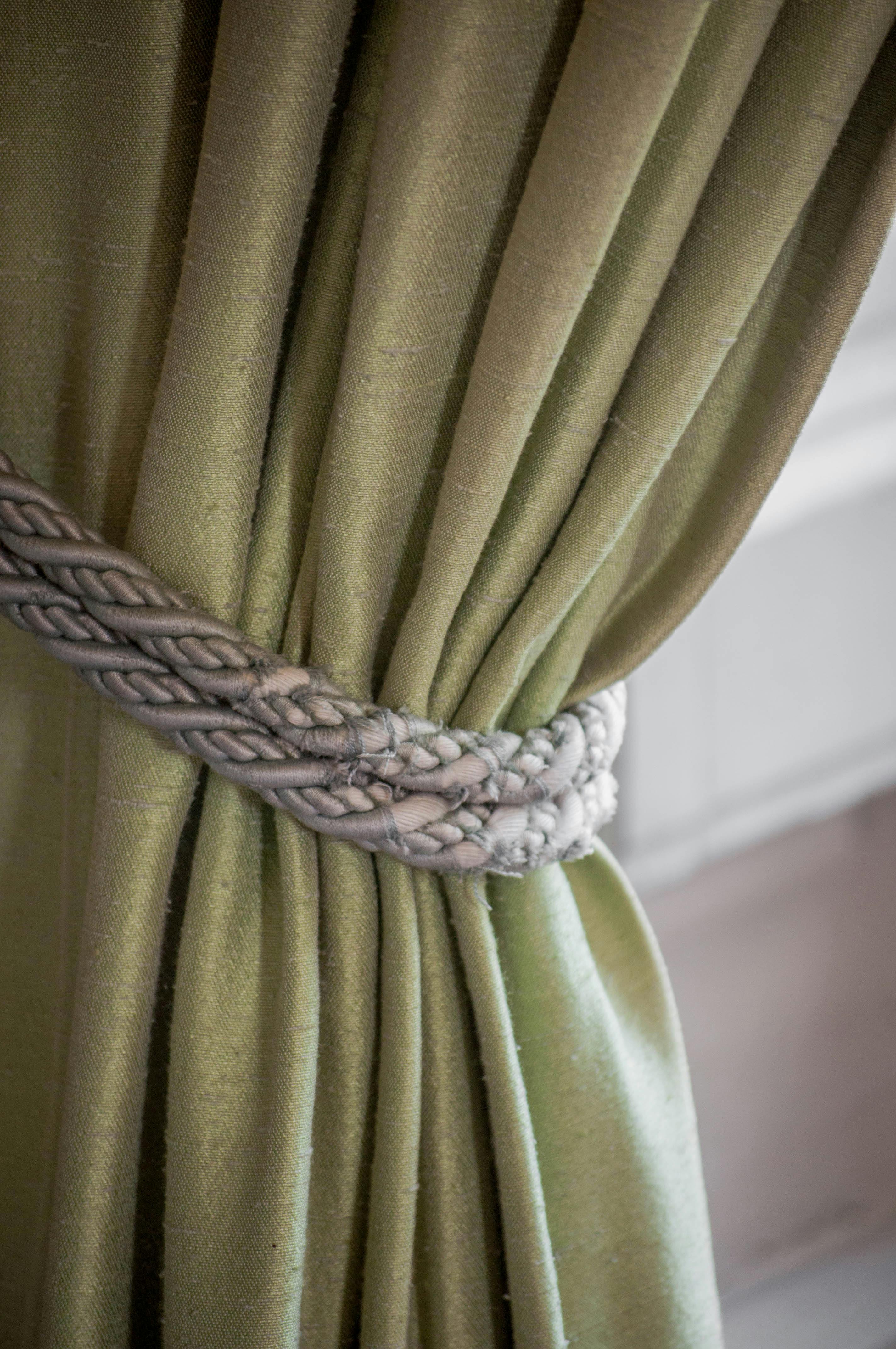 Close-up of Tying a Rope · Free Stock Photo