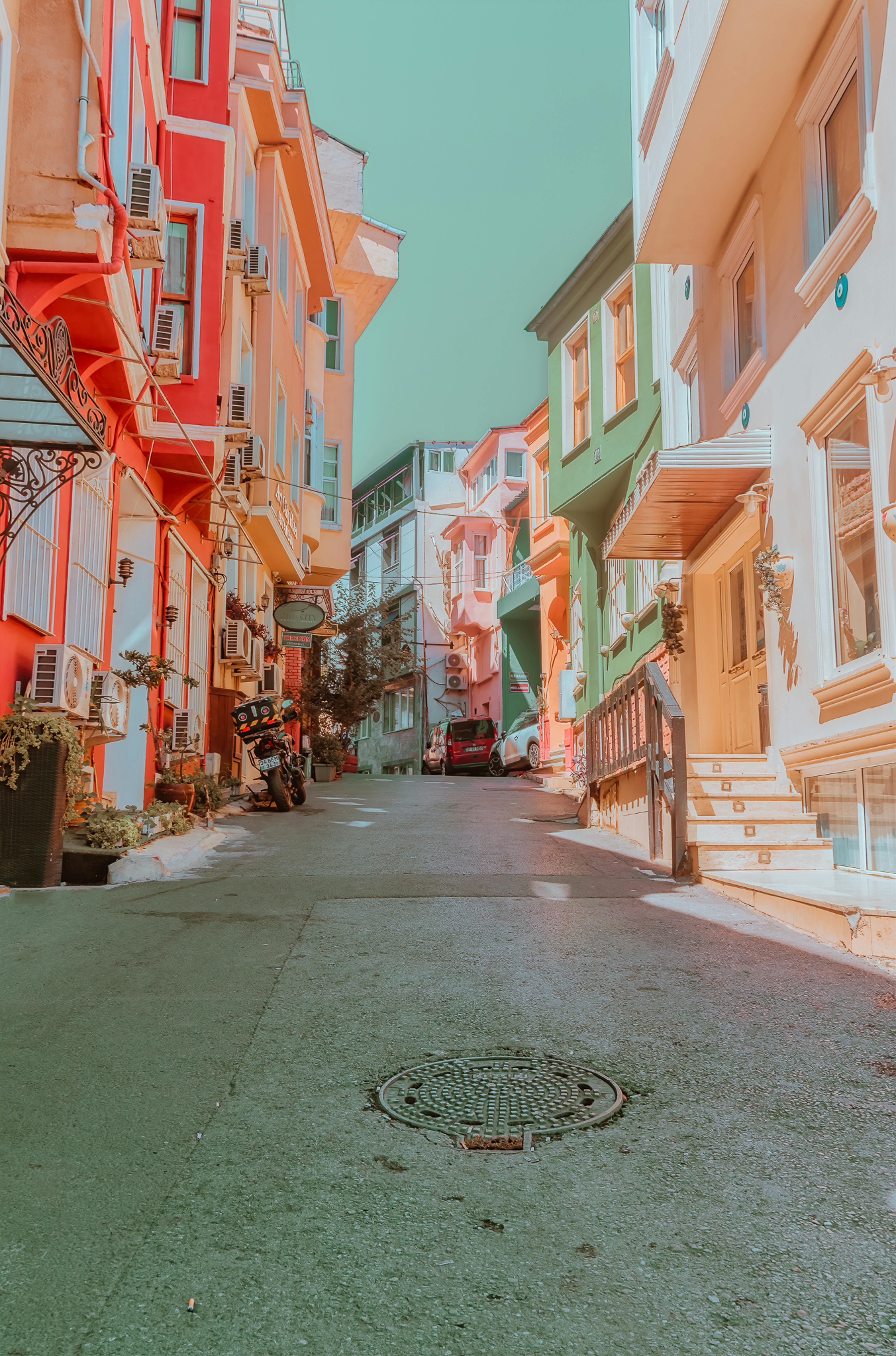 Empty Street With Houses on the Side · Free Stock Photo