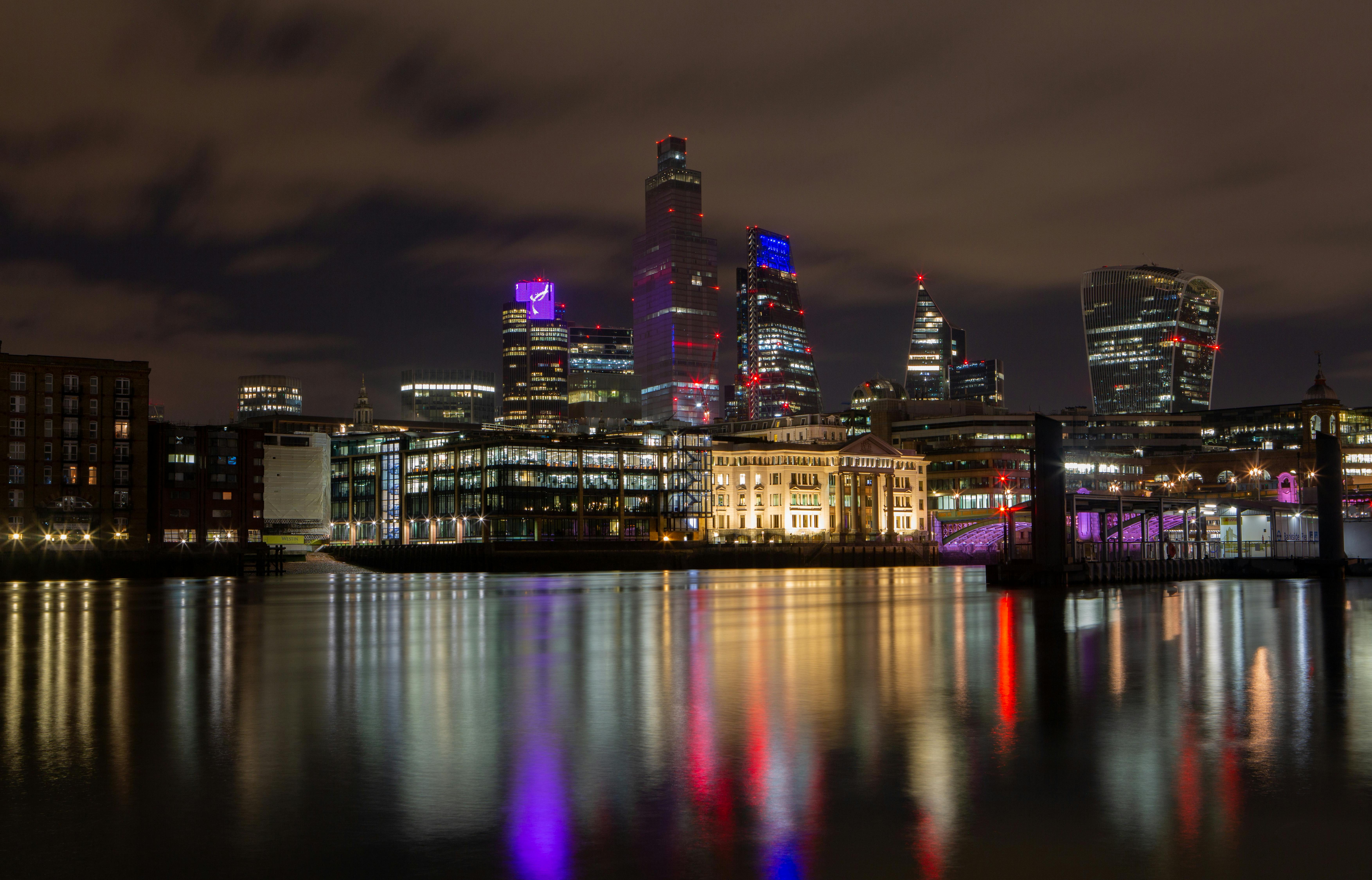 Famous Landmarks At Night Photos, Download The BEST Free Famous ...