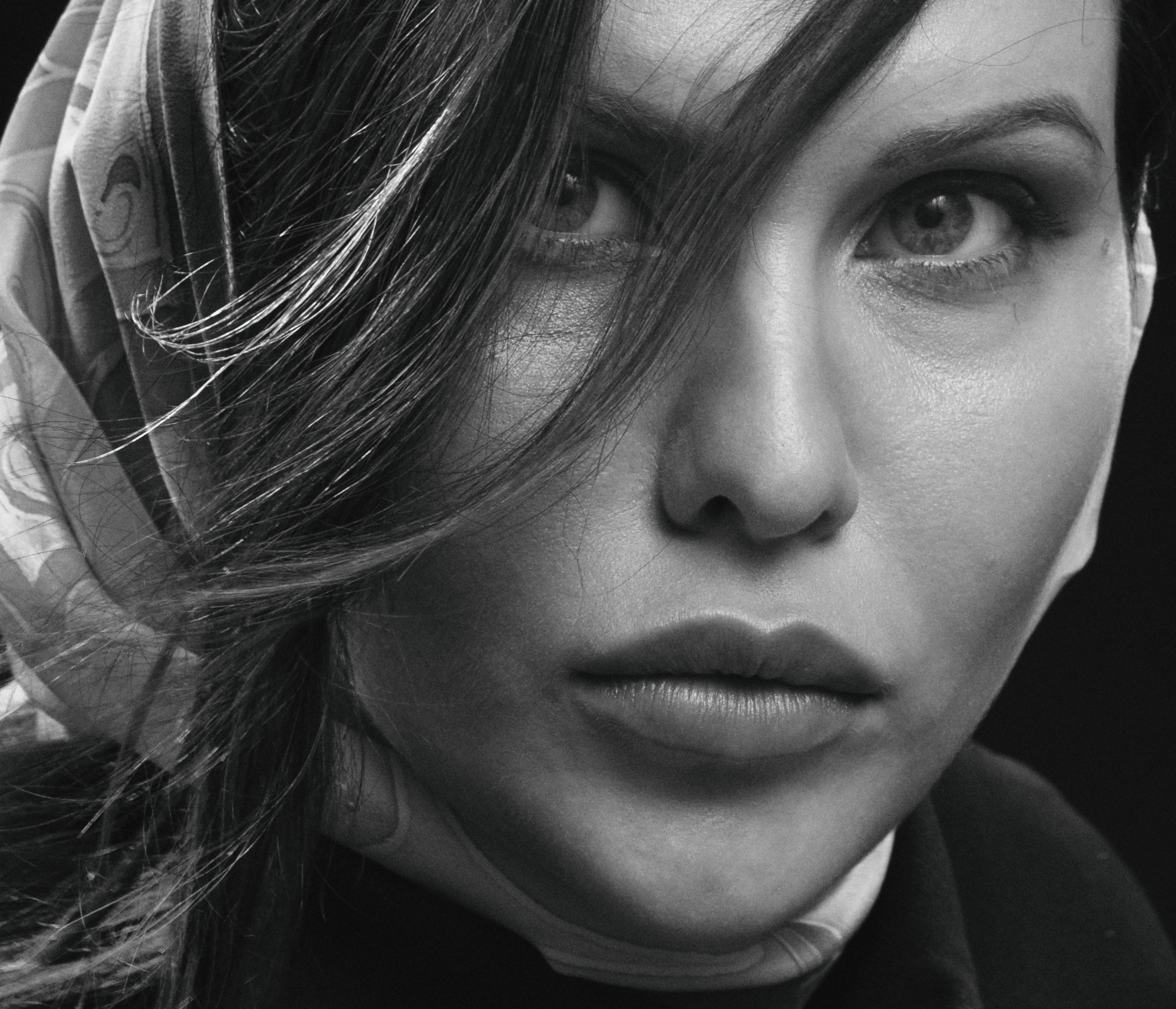A Grayscale of a Woman's Face · Free Stock Photo