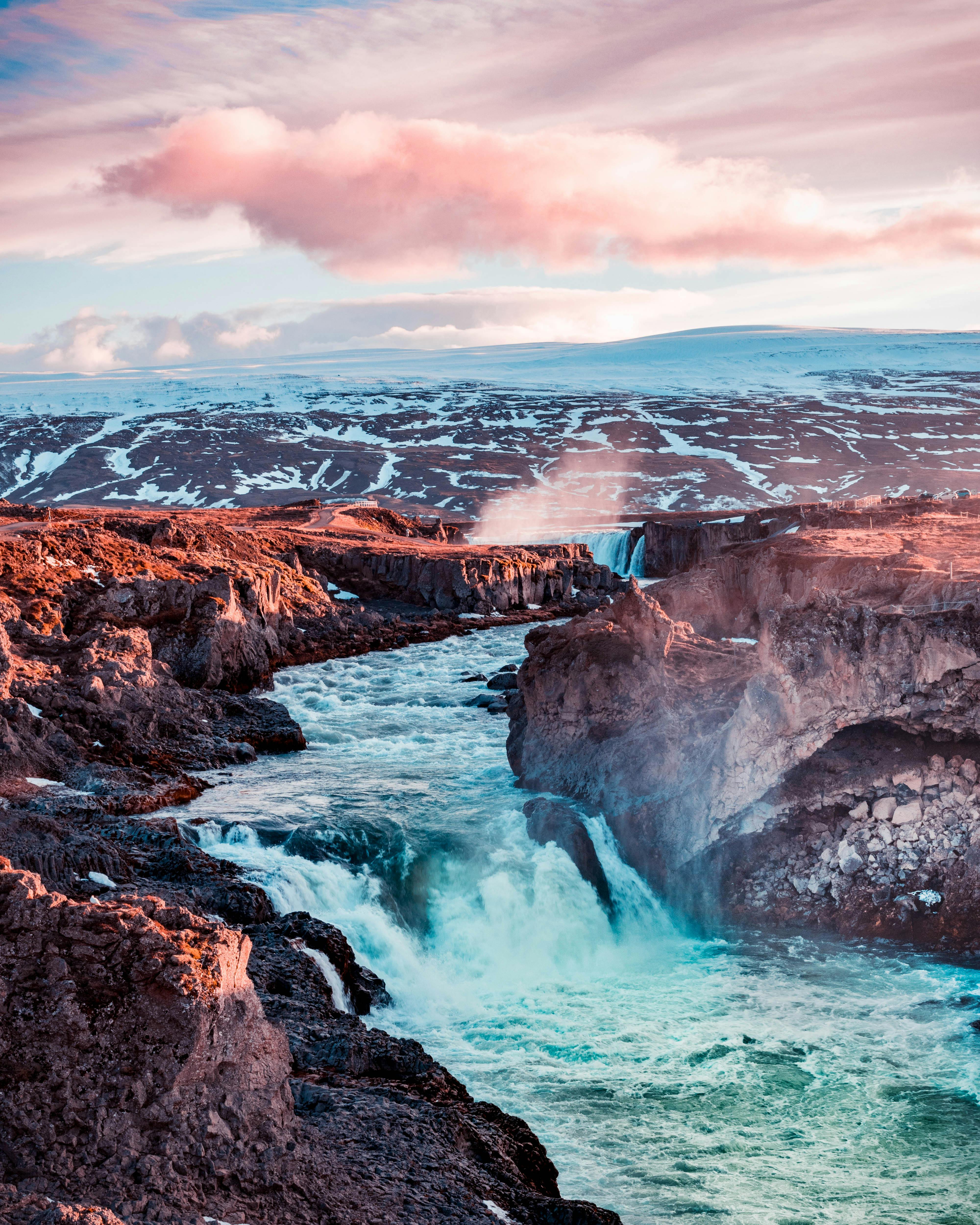 River in Between Rocky Mountains · Free Stock Photo