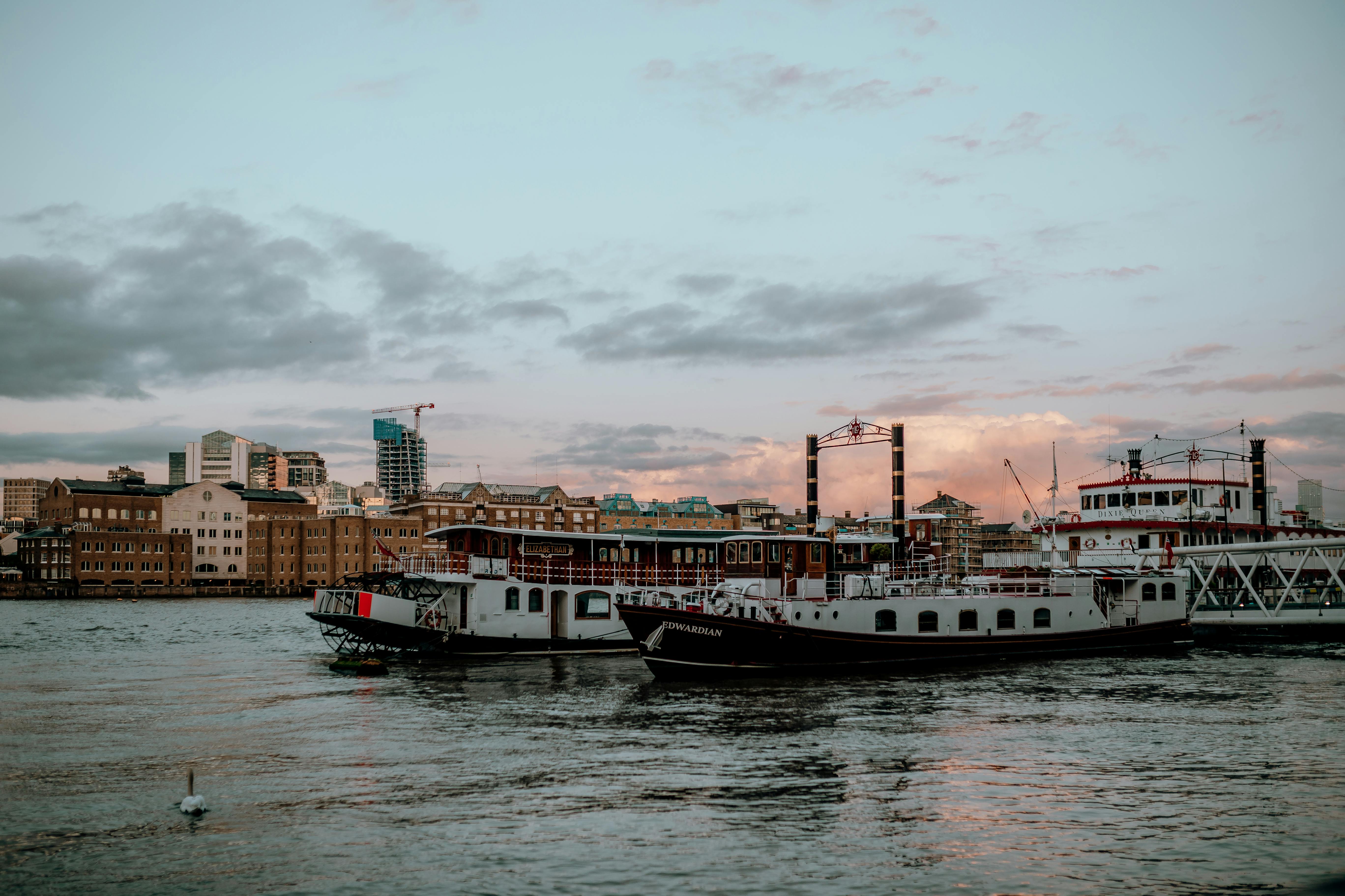 Photo of River Thames During Daytime · Free Stock Photo