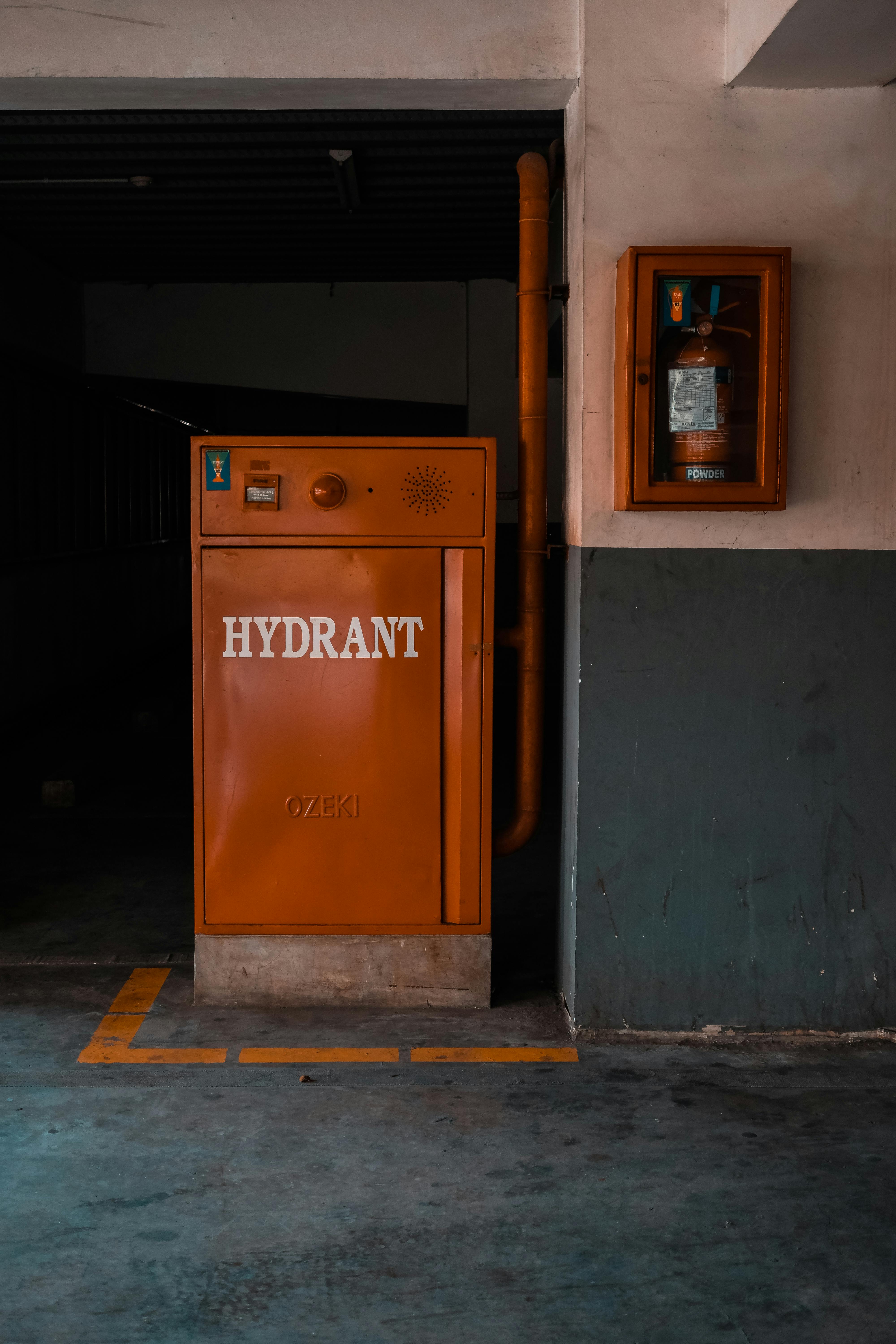 Close-Up Shot of a Fire Hydrant · Free Stock Photo
