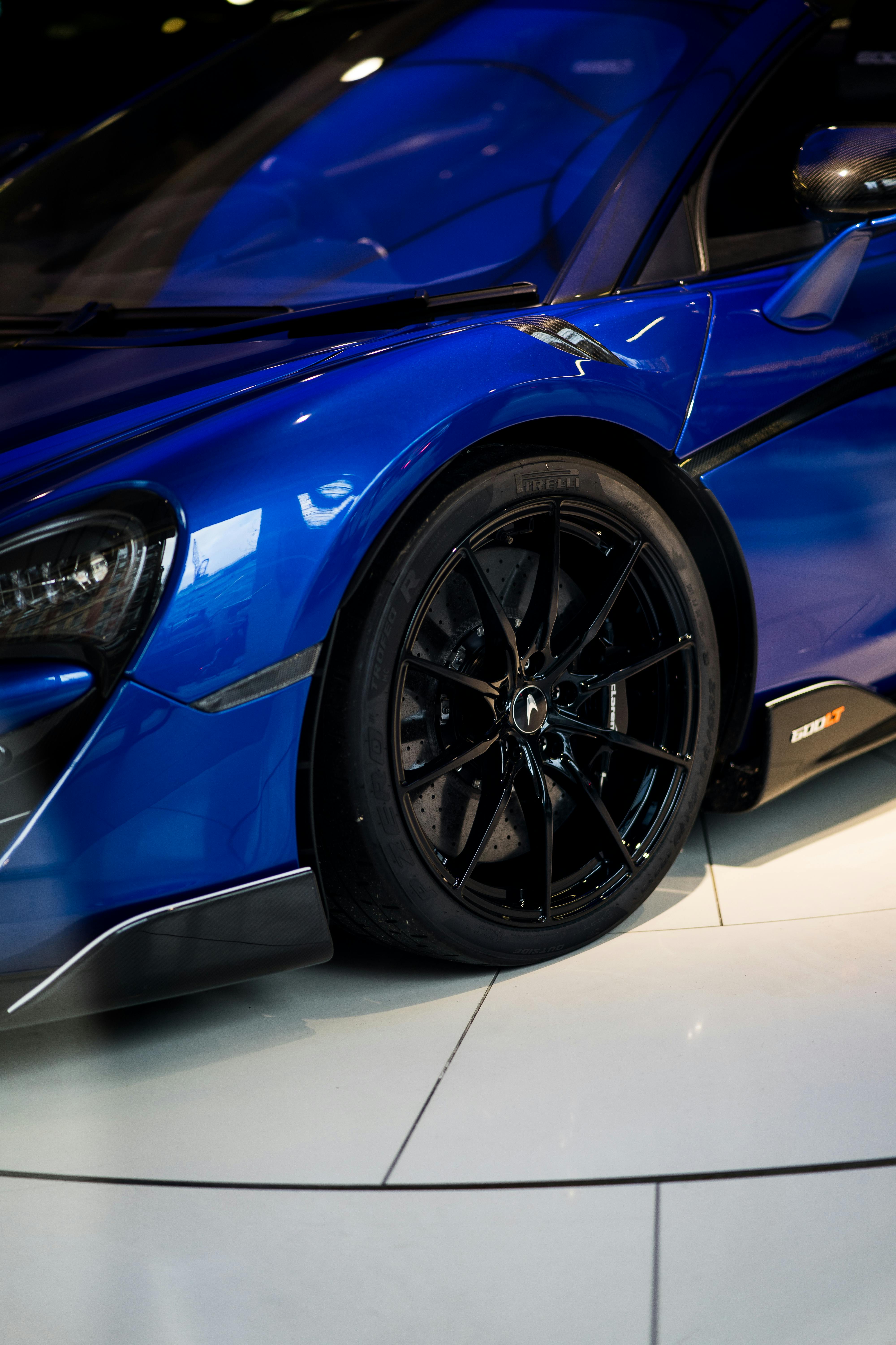 A Close-Up Shot of a Blue Supercar · Free Stock Photo