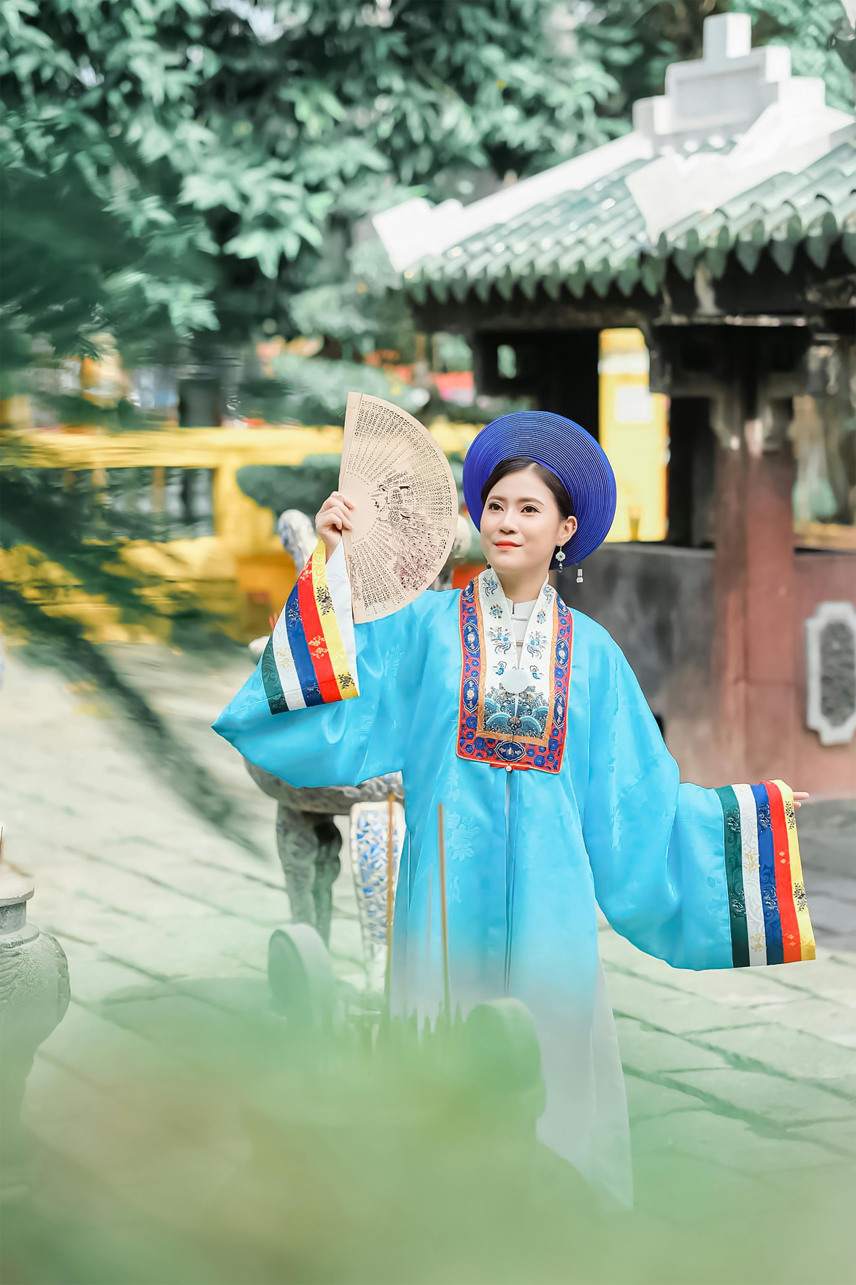 Asian Fans Photos, Download The BEST Free Asian Fans Stock Photos & HD ...