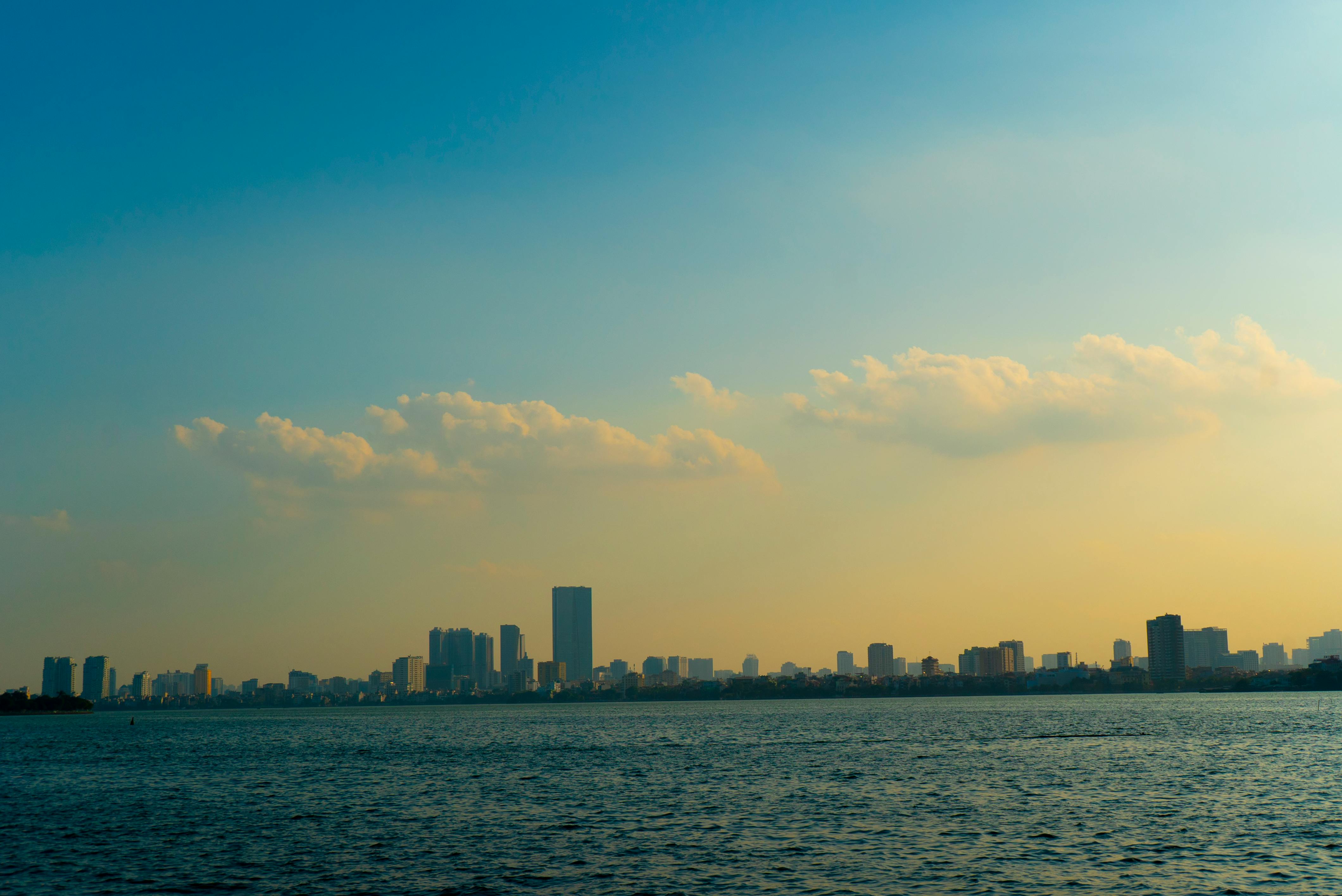 Urban Skyline under Clear Sky · Free Stock Photo
