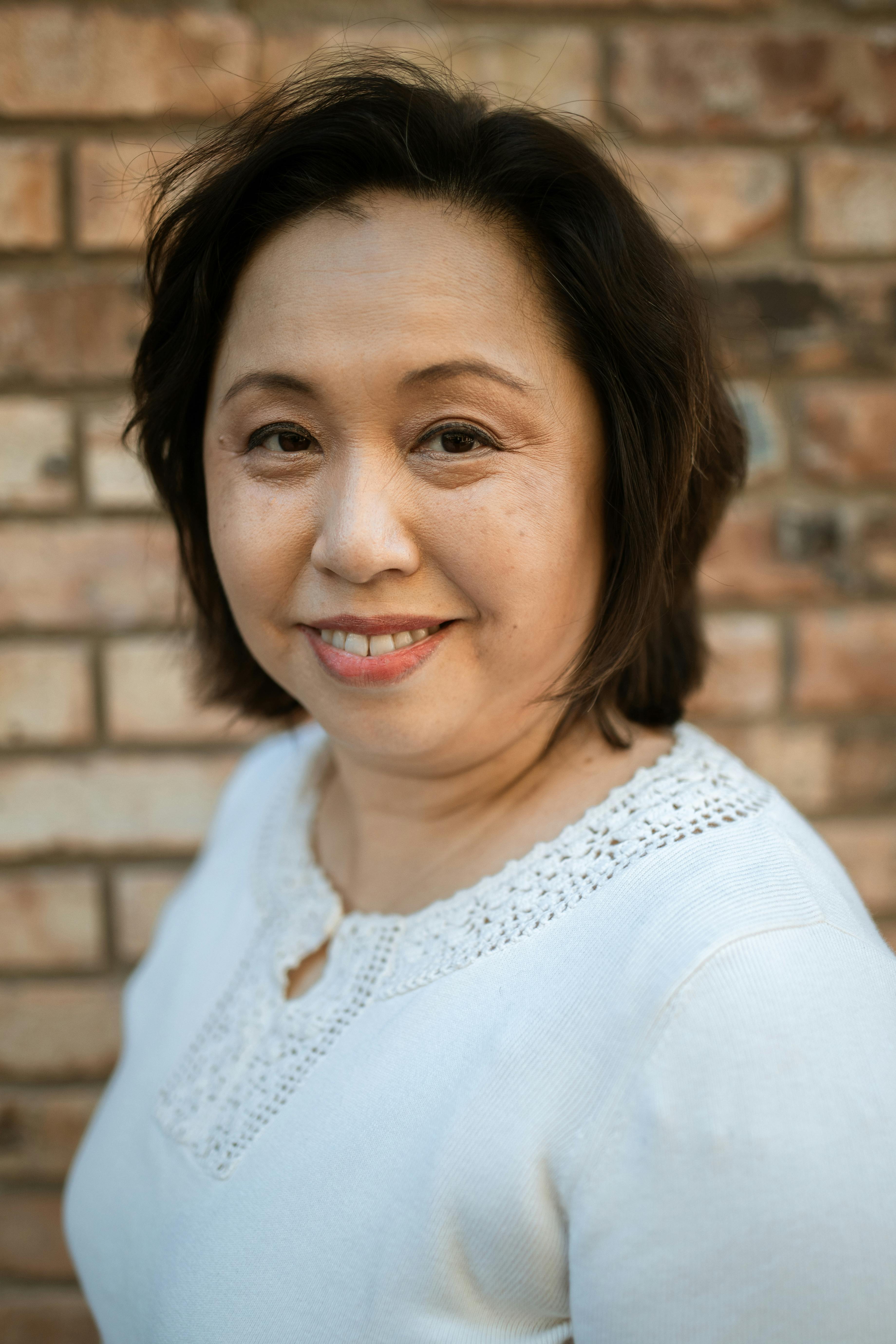 Smiling Woman Profile Photos, Download The BEST Free Smiling Woman ...