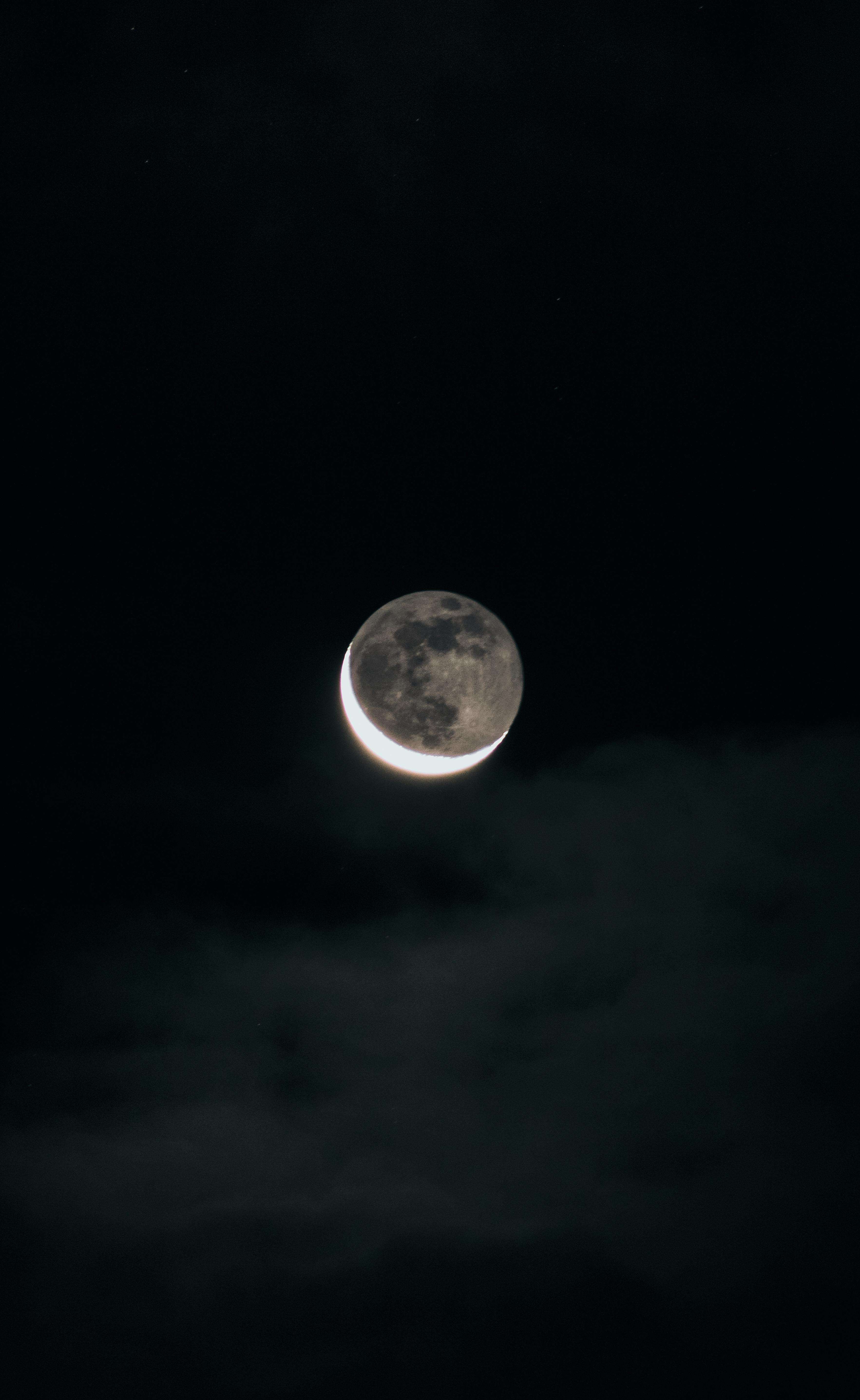 A View of the Moon at Night · Free Stock Photo