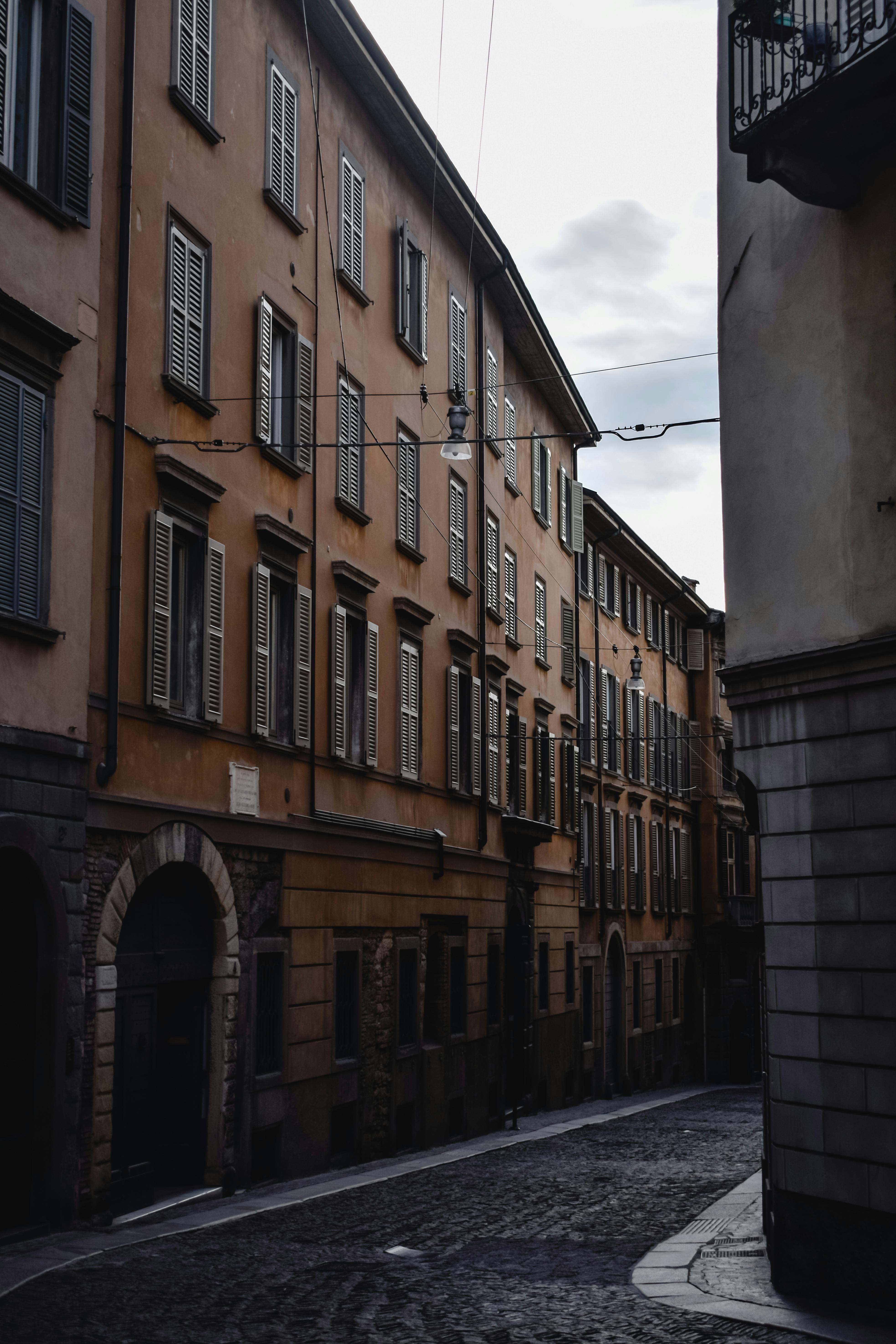 20,000+ Best Empty Tomb Photos · 100% Free Download · Pexels Stock Photos