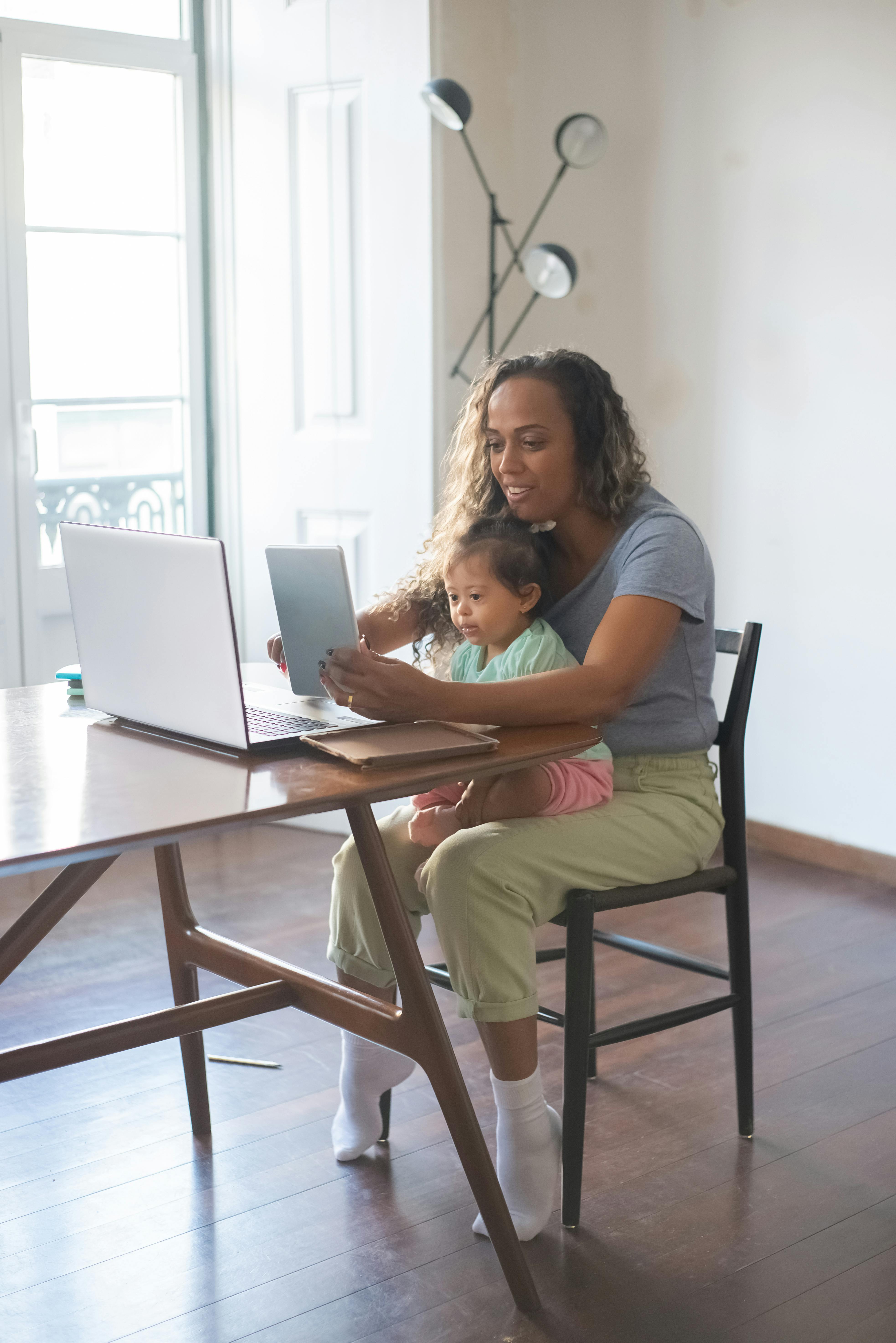 120,720+ Best Free Working mom Stock Photos & Images · 100% Royalty ...