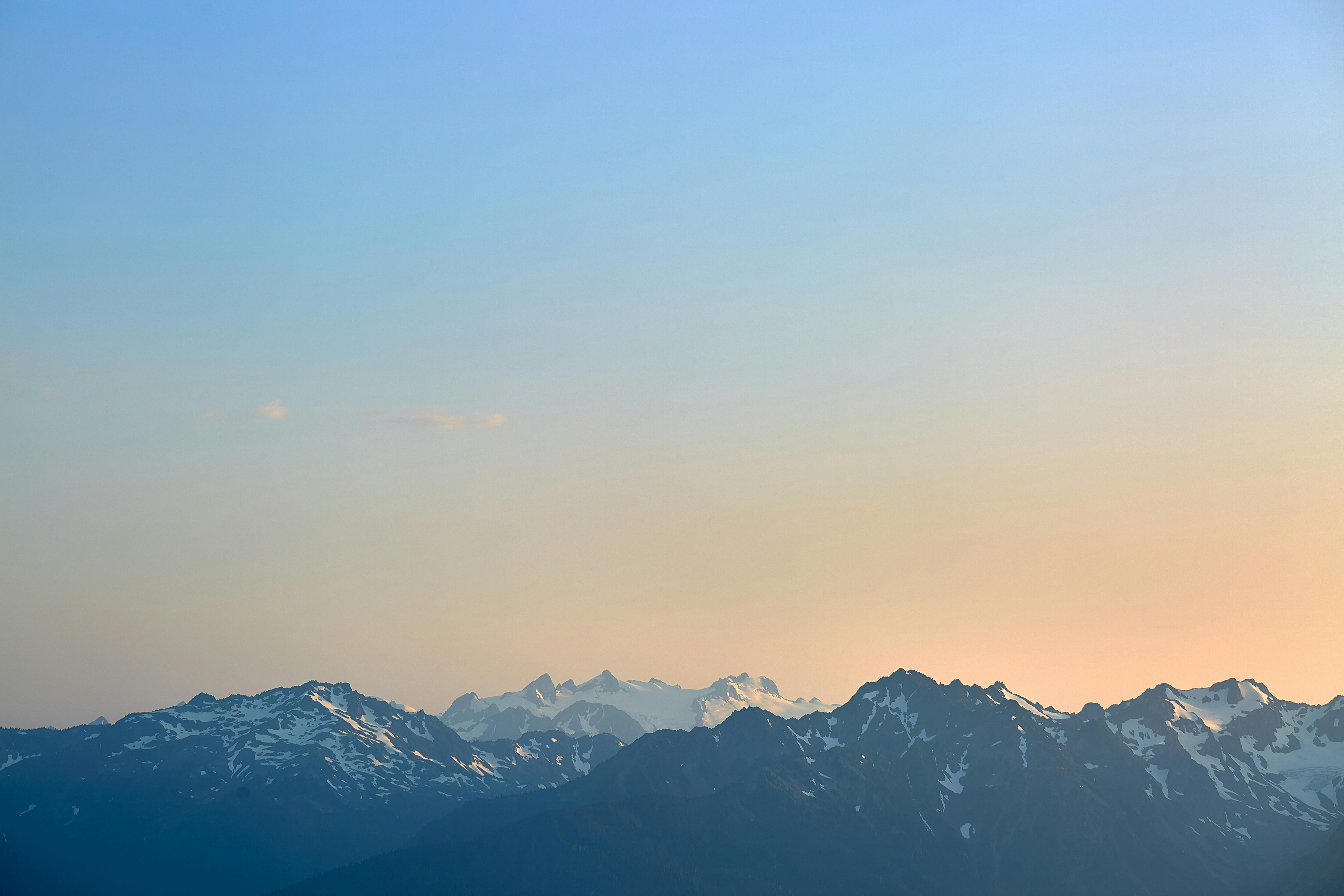 Clear Sky over Mountains · Free Stock Photo