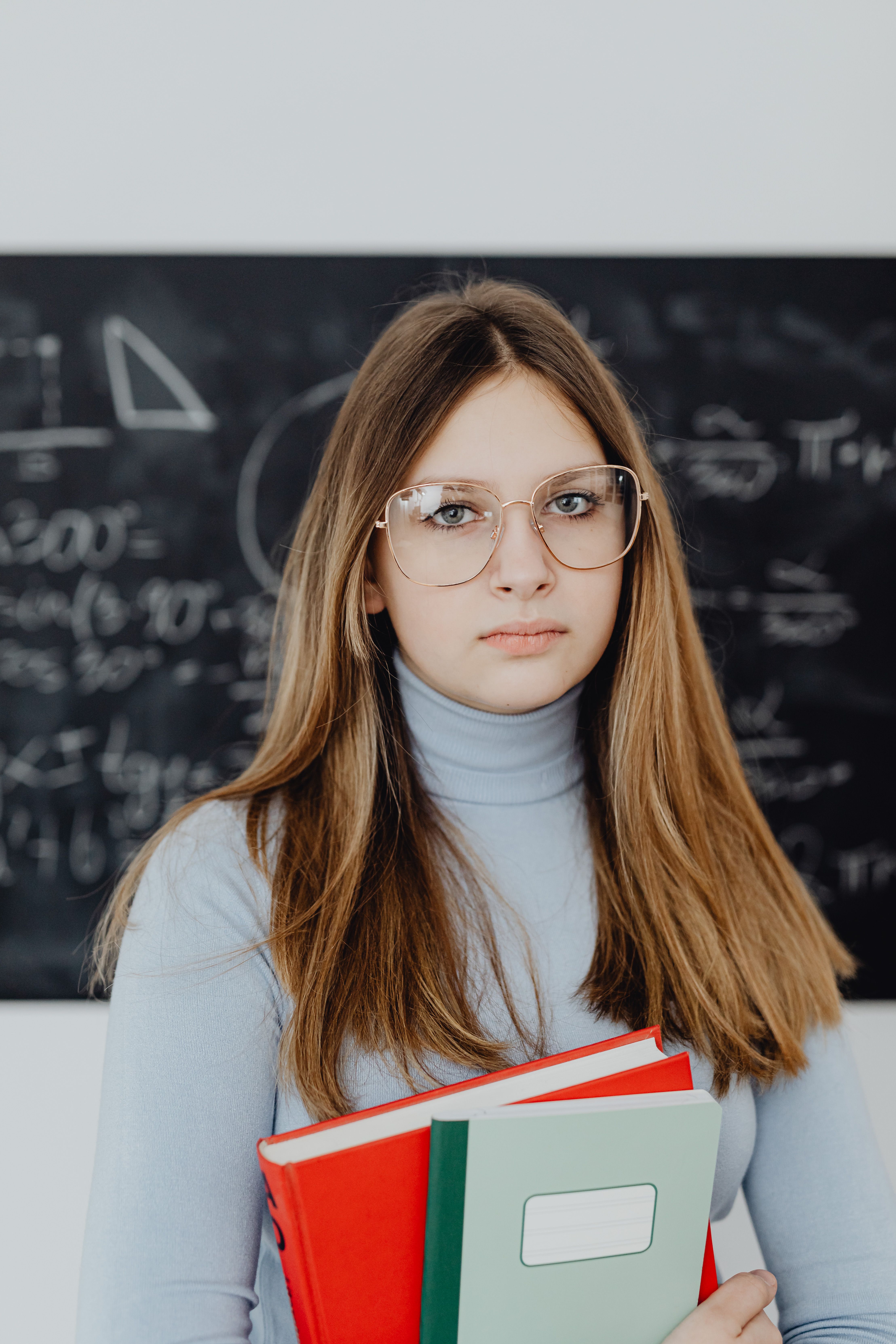 College Student Girl Photos, Download The BEST Free College Student ...