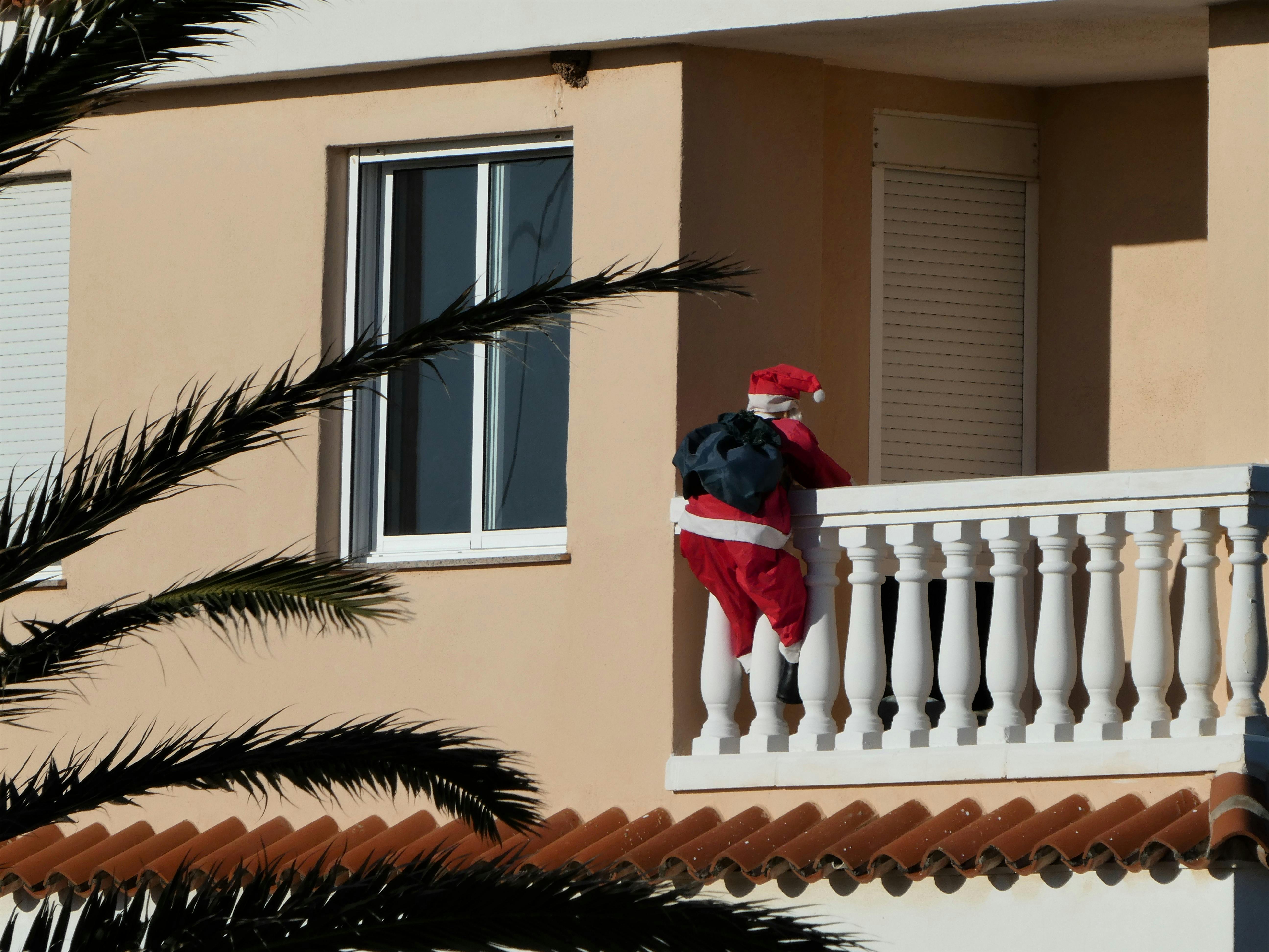 Santa House Photos, Download The BEST Free Santa House Stock Photos ...