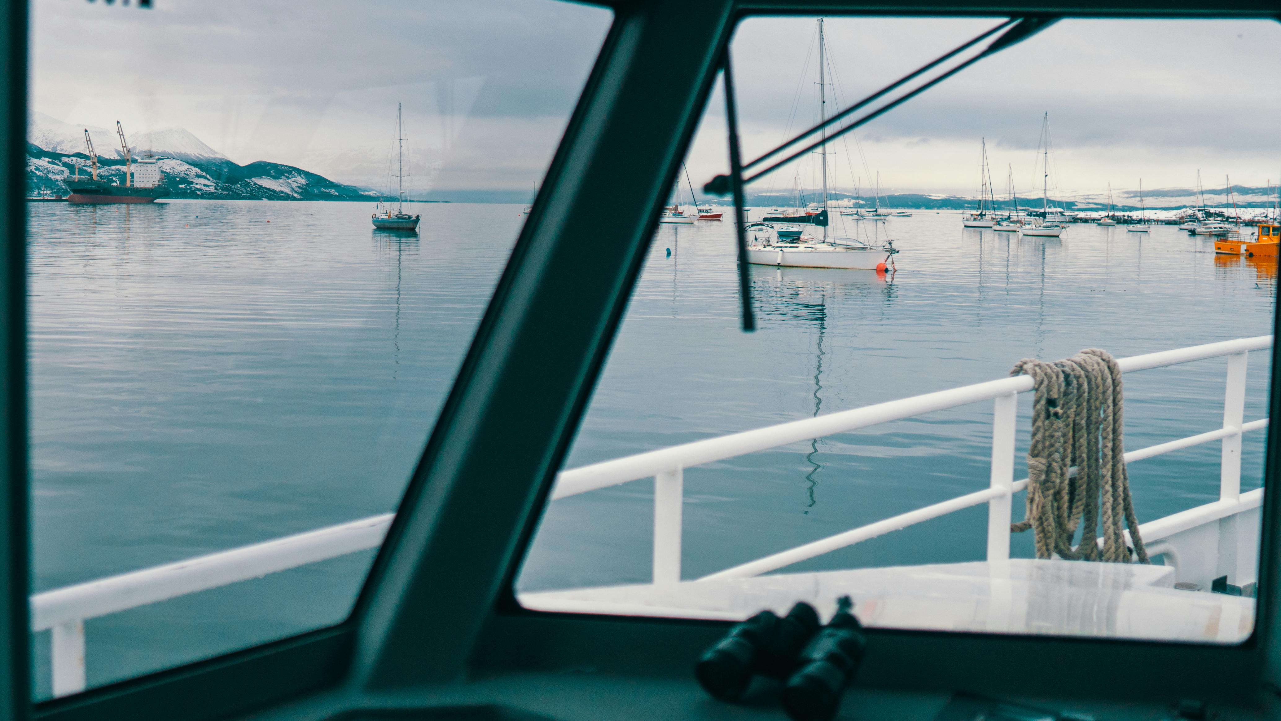 Glass Boats Photos, Download The BEST Free Glass Boats Stock Photos ...