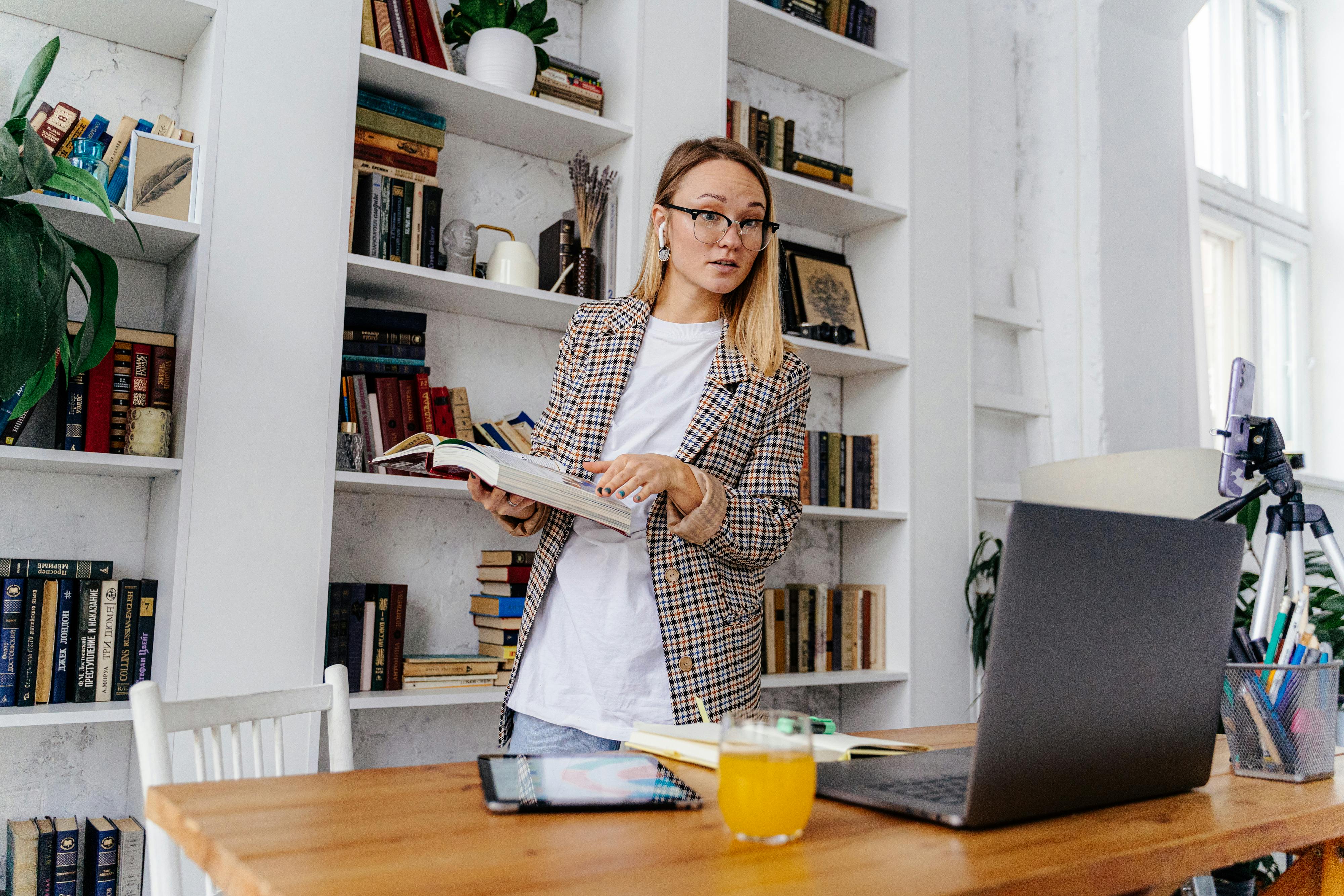 25,522+ Best Free Higher education Stock Photos & Images · 100% Royalty ...