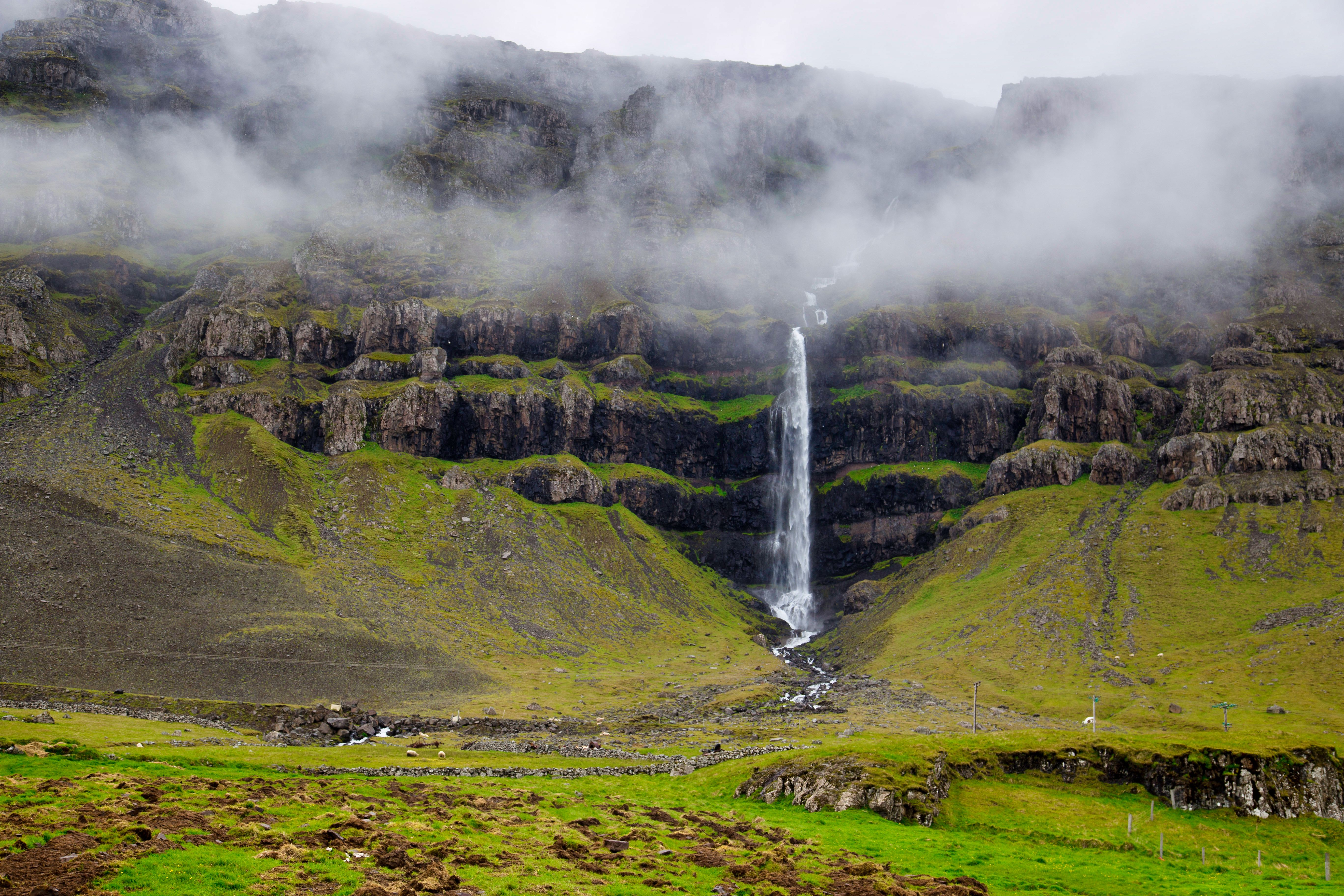 Scenic Shot of Strutsfoss Waterfall · Free Stock Photo
