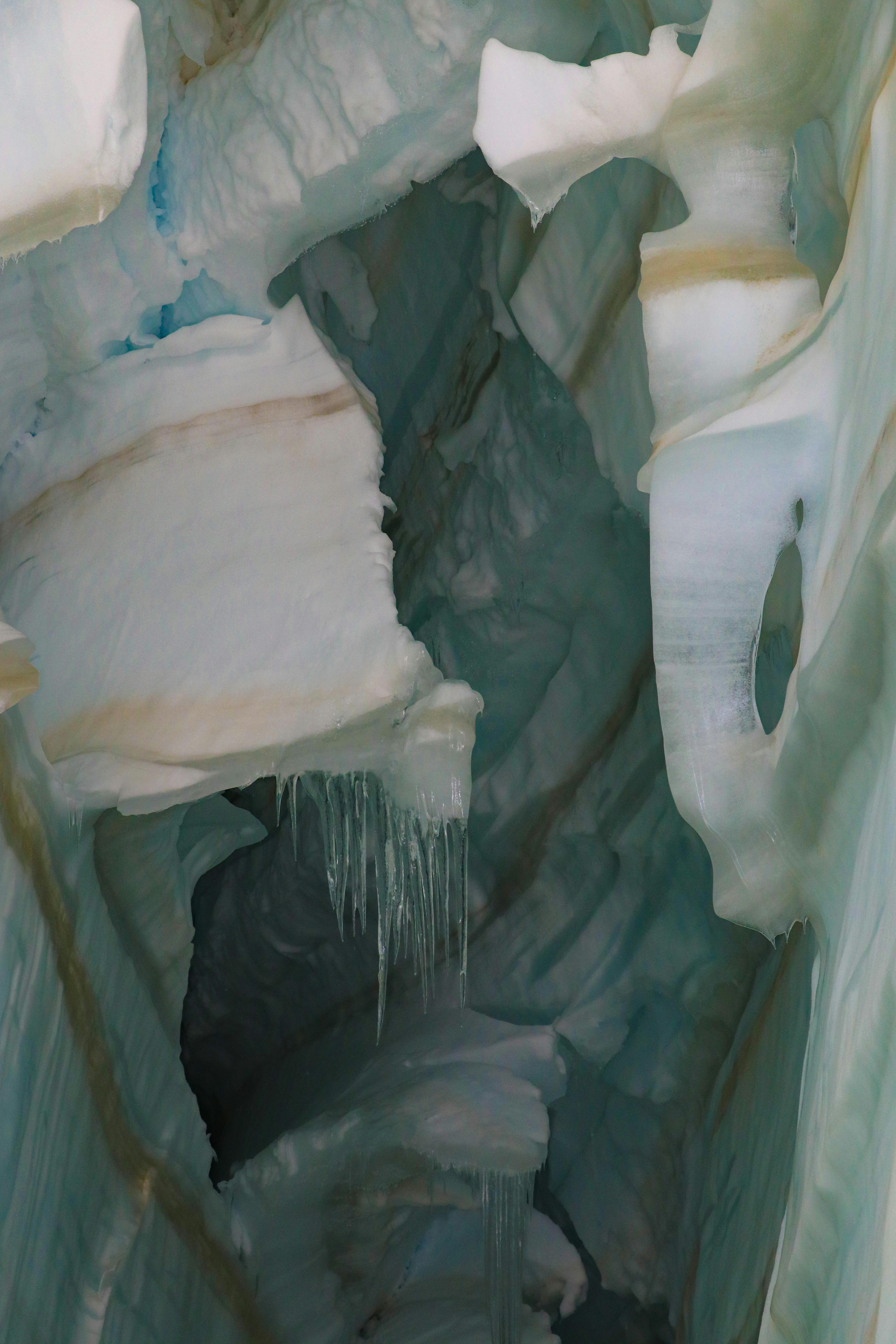 Ice in Cave · Free Stock Photo