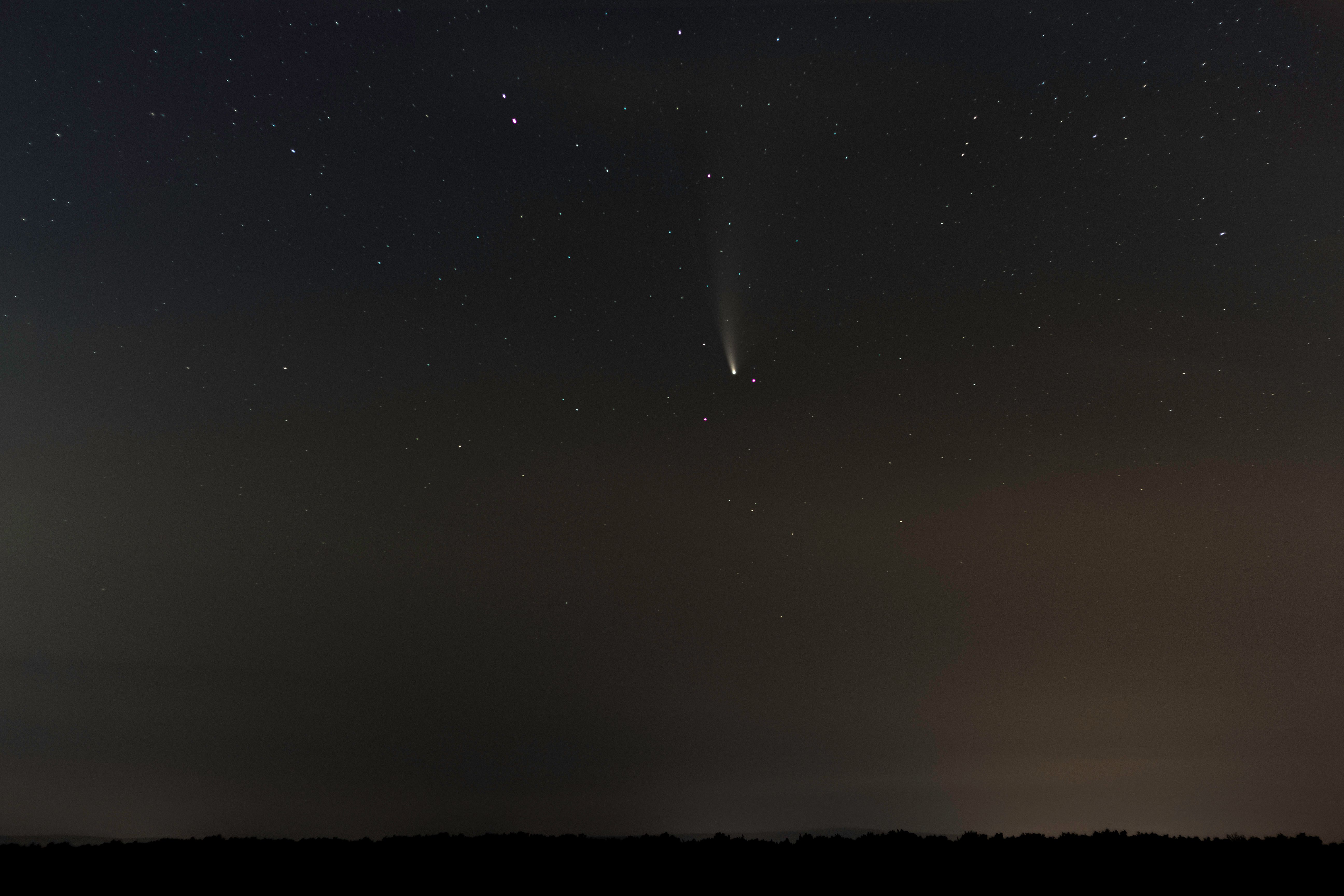 Shooting Star on Night Sky · Free Stock Photo