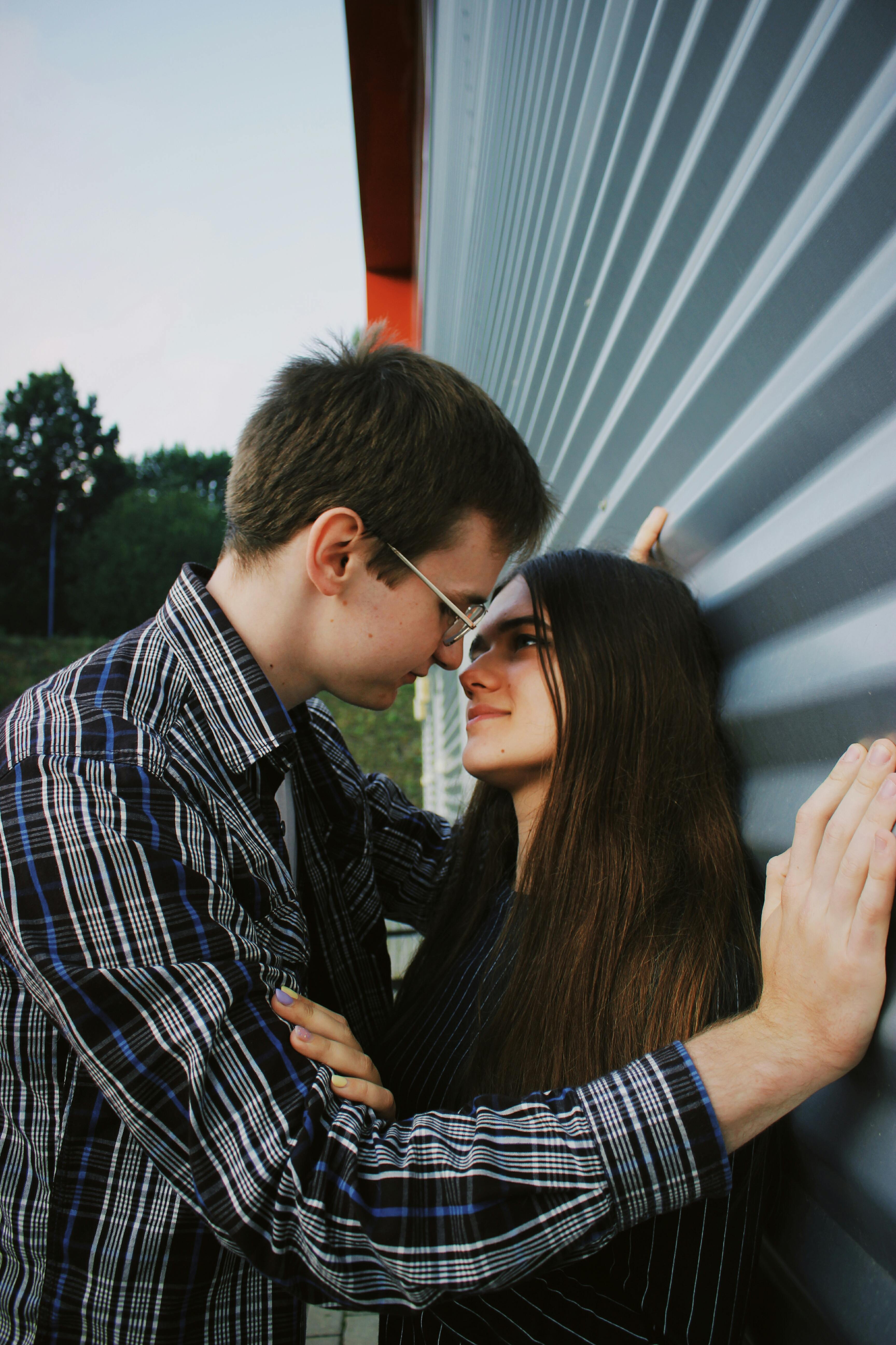 Man and Woman Face to Face · Free Stock Photo