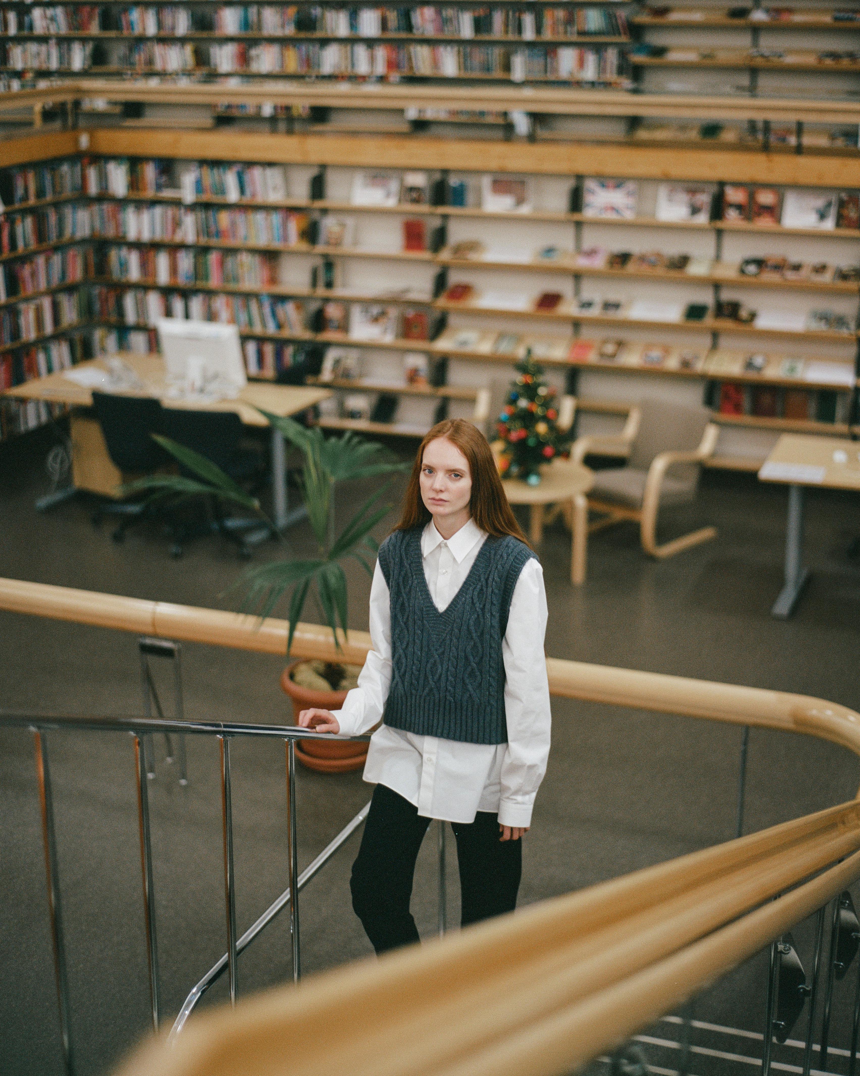 Walking In A Library Photos, Download The BEST Free Walking In A ...