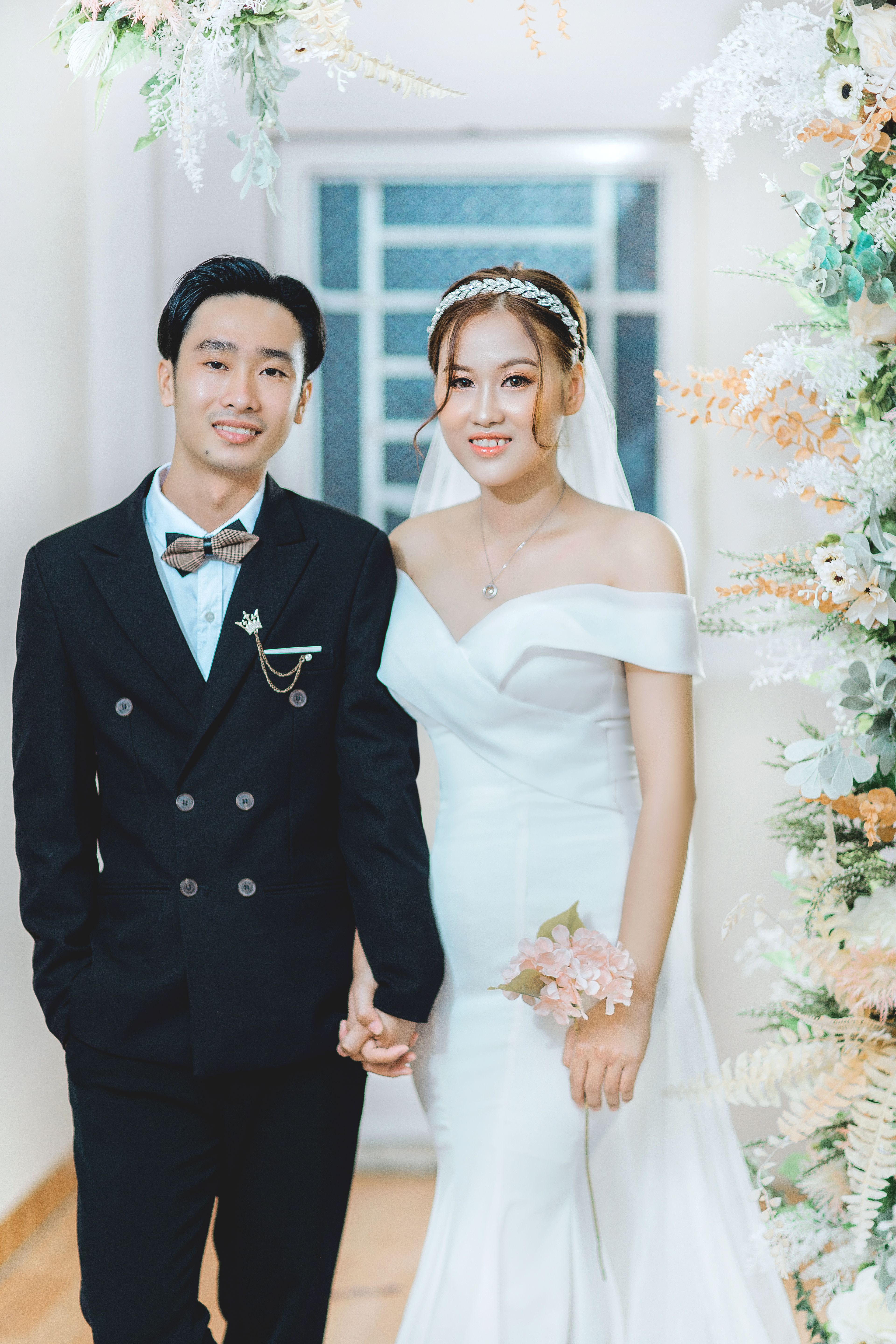 Happy Newlywed Couple · Free Stock Photo