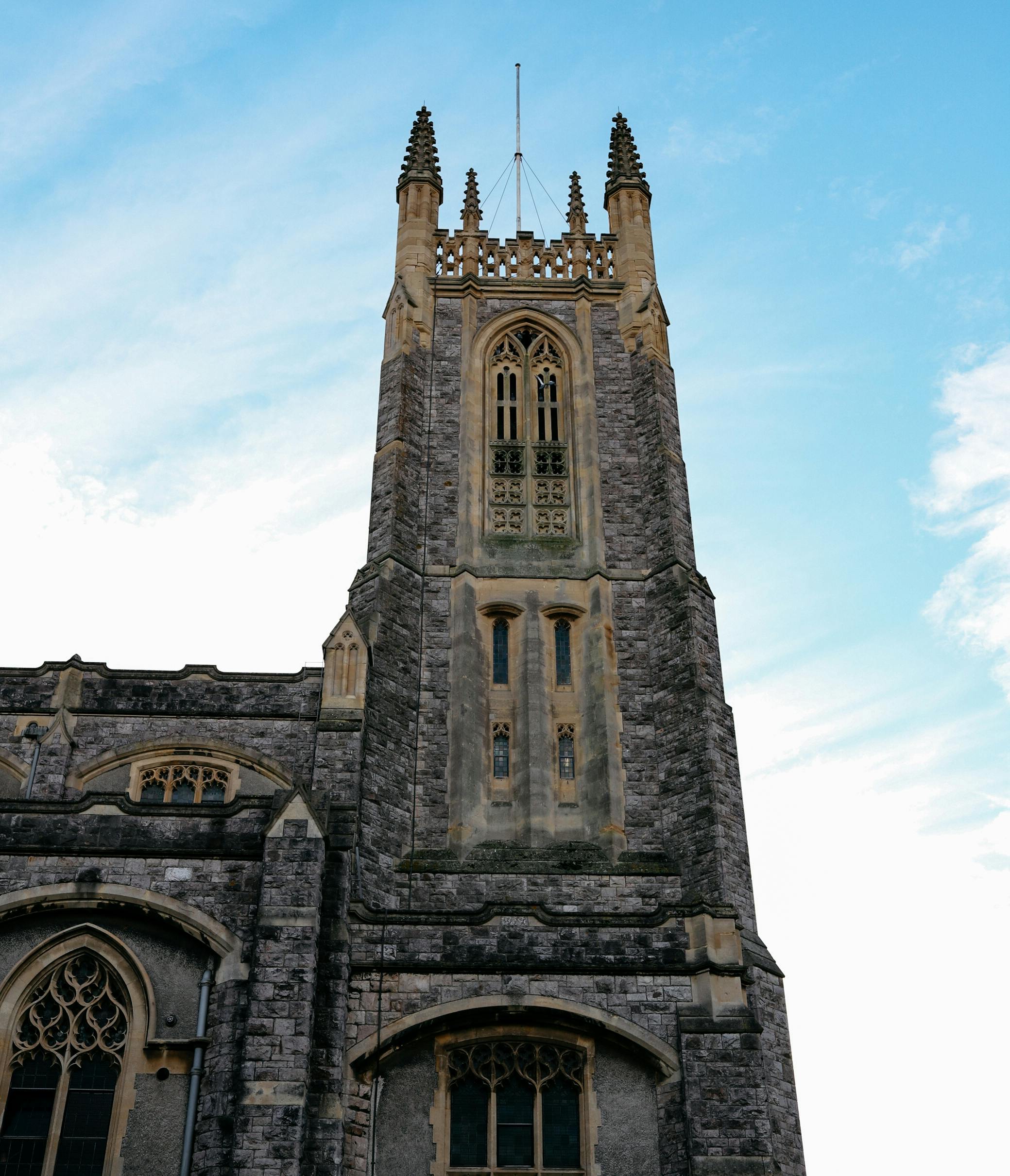 Brown Concrete Building · Free Stock Photo