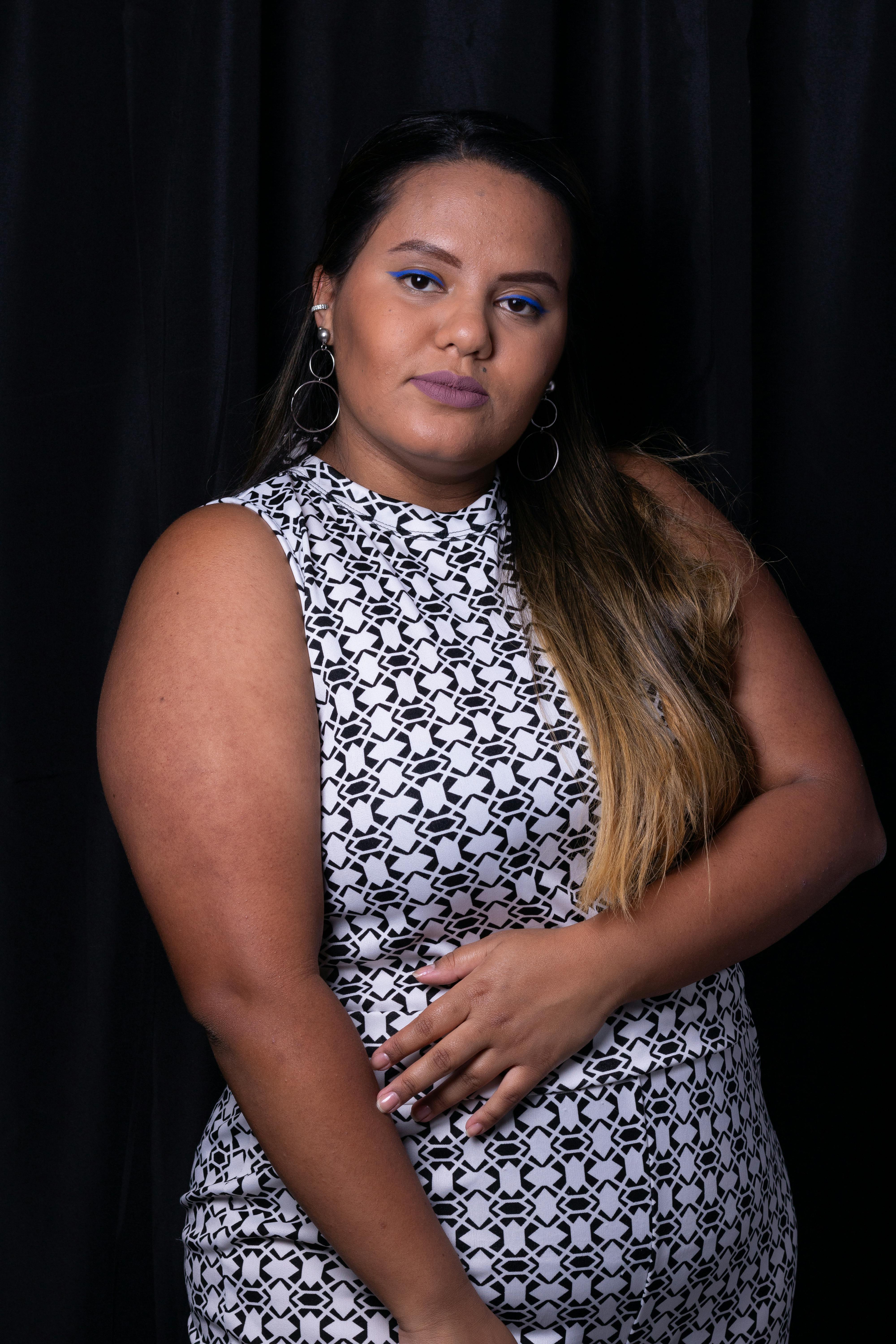 Medium Sized Woman Photos, Download The BEST Free Medium Sized Woman ...