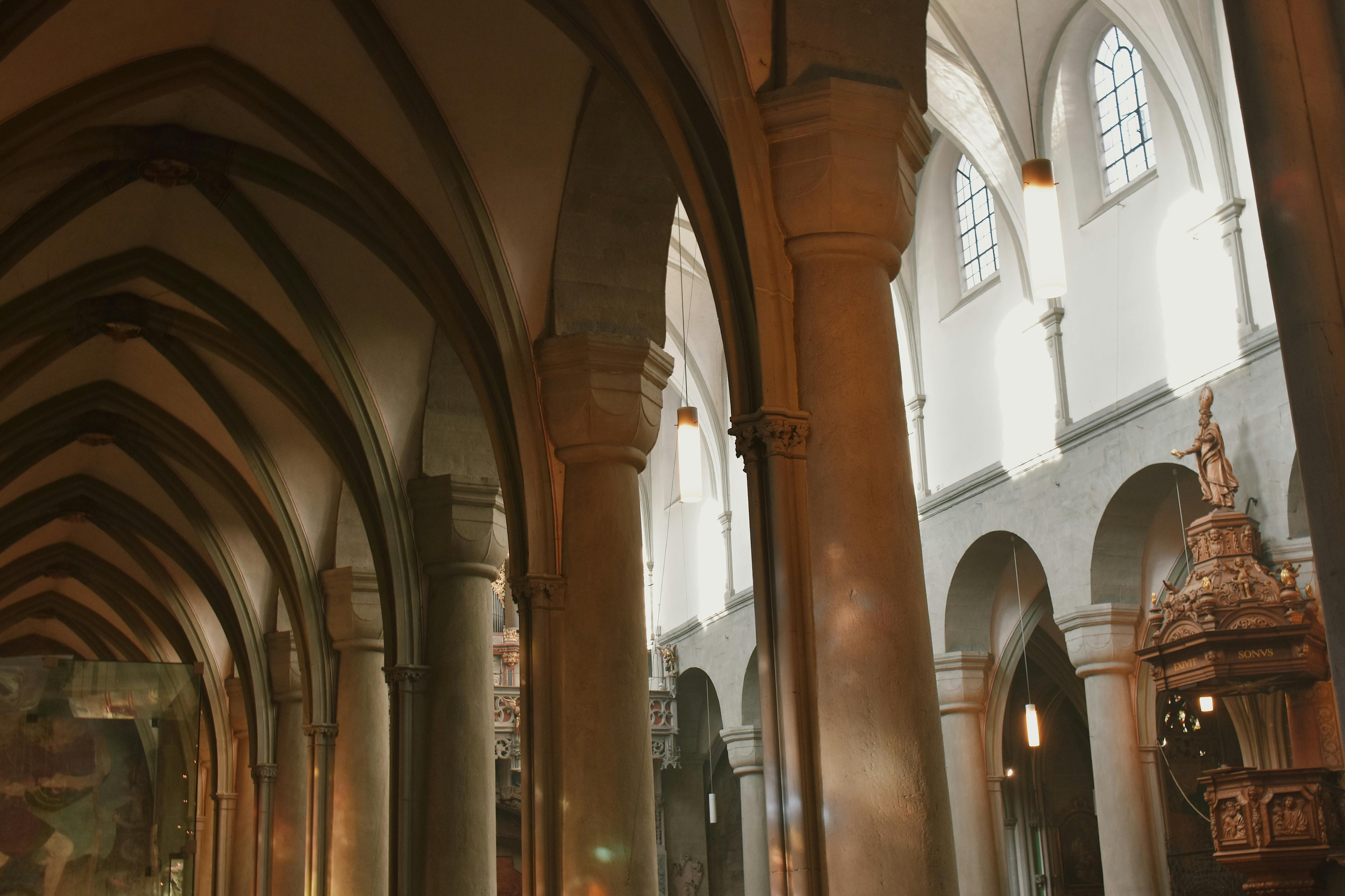 Brown and Beige Church Interior · Free Stock Photo