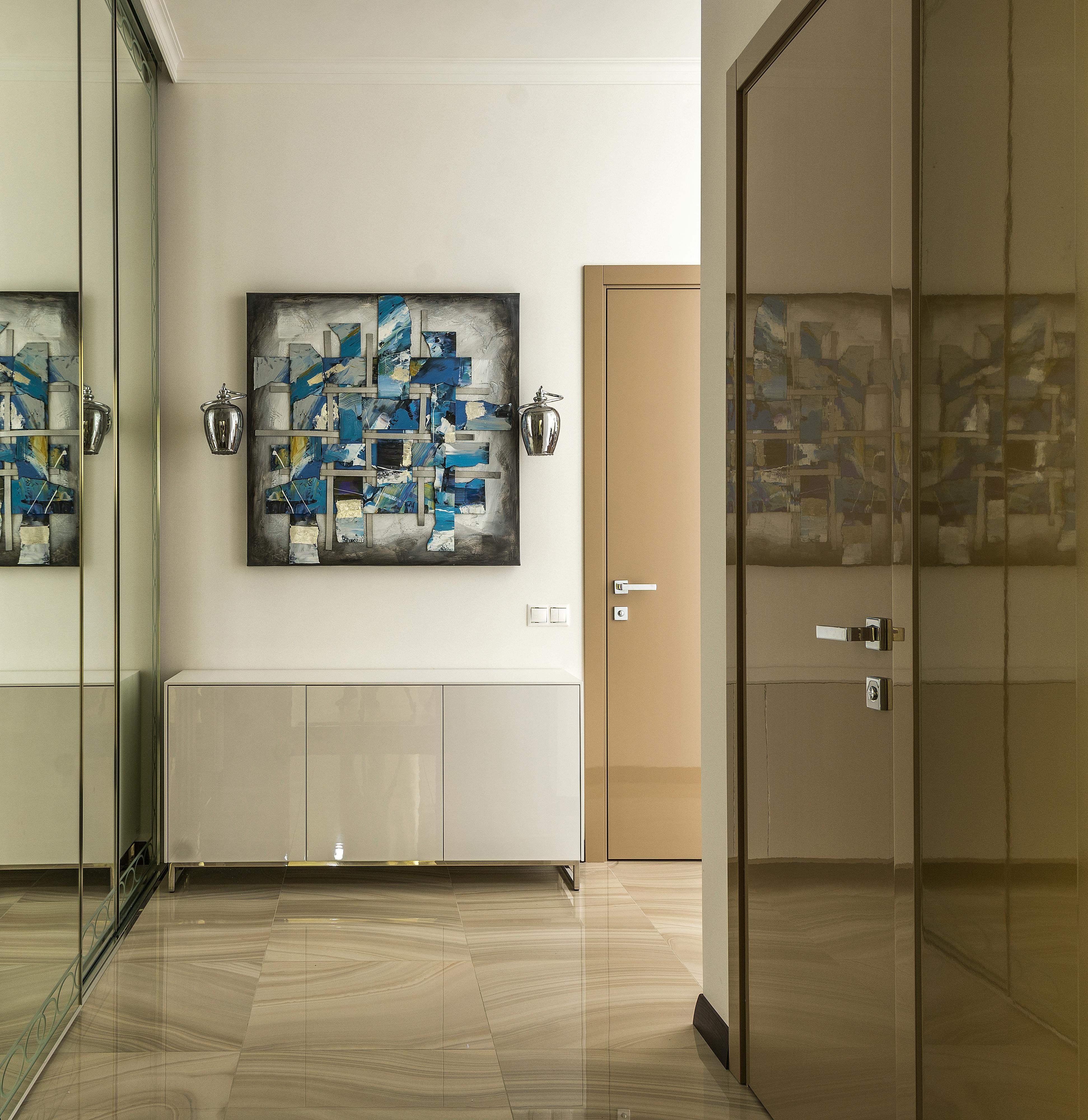 Stylish corridor with painting on wall · Free Stock Photo