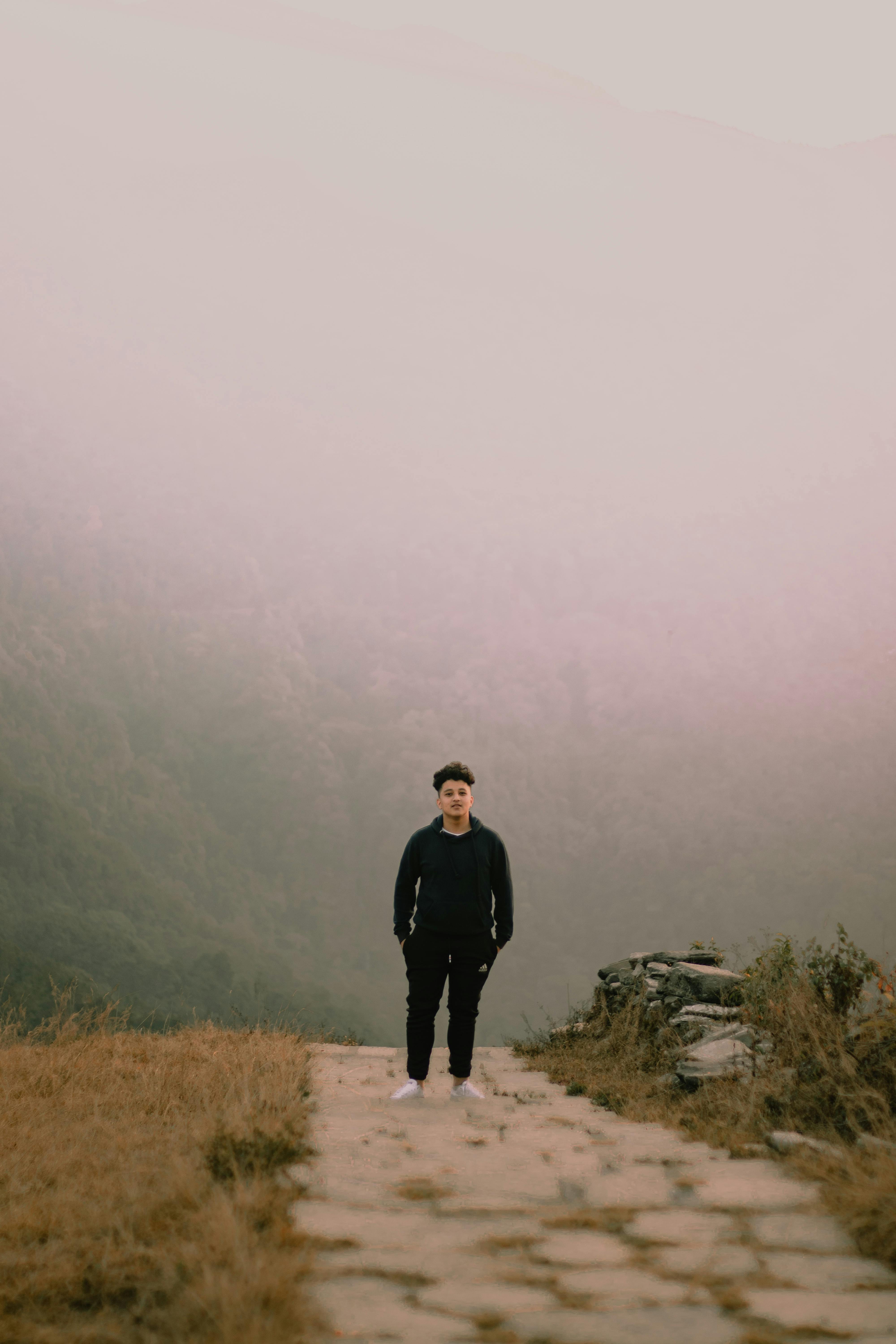 Man Standing 4k Photos, Download The BEST Free Man Standing 4k Stock ...