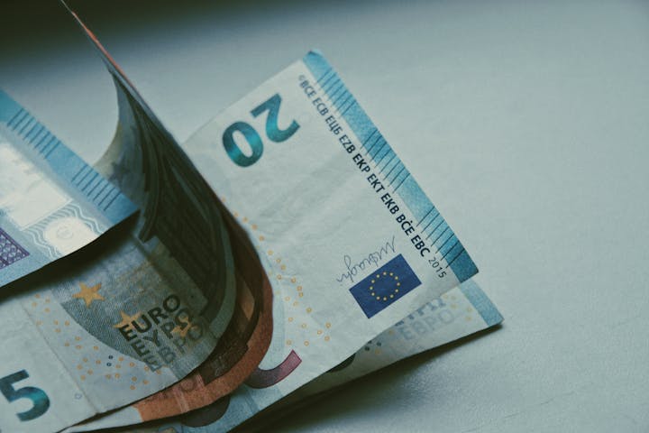 Understanding the 20 Euro Bill: Currency Details and Uses