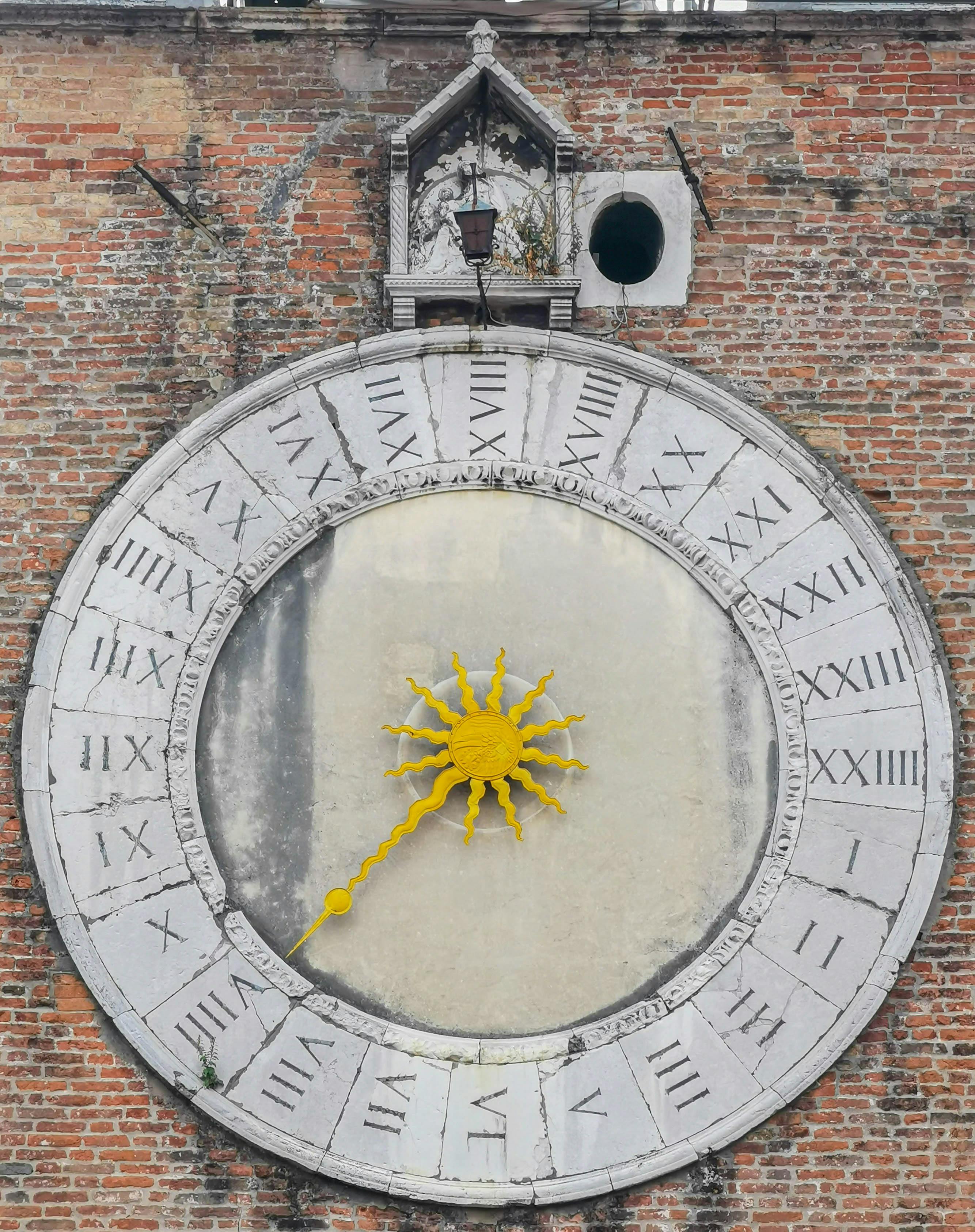Ancient 24 Hour Clock on the Church of San Giacomo di Rialto on St ...