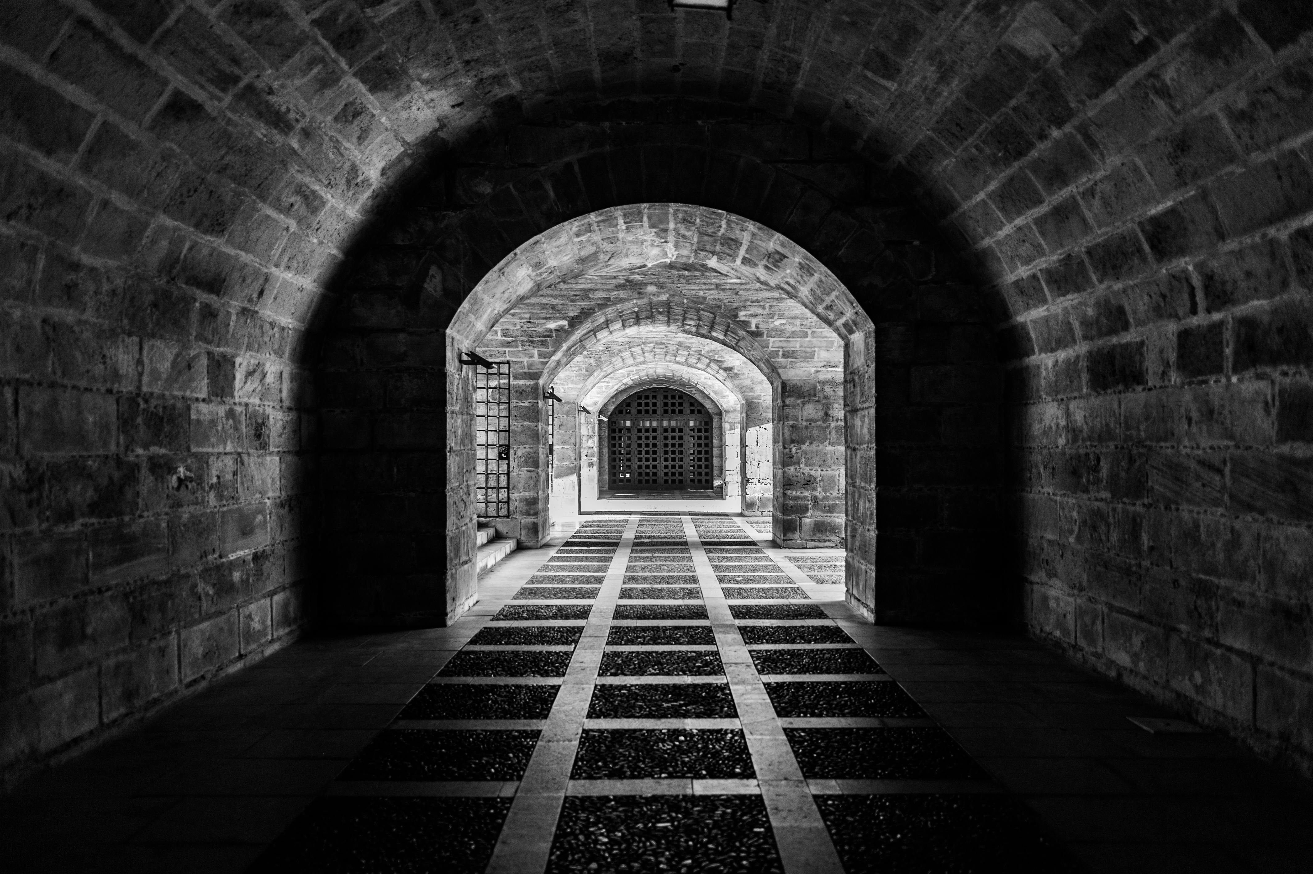 100+ Amazing Tunnel Photos · Pexels · Free Stock Photos
