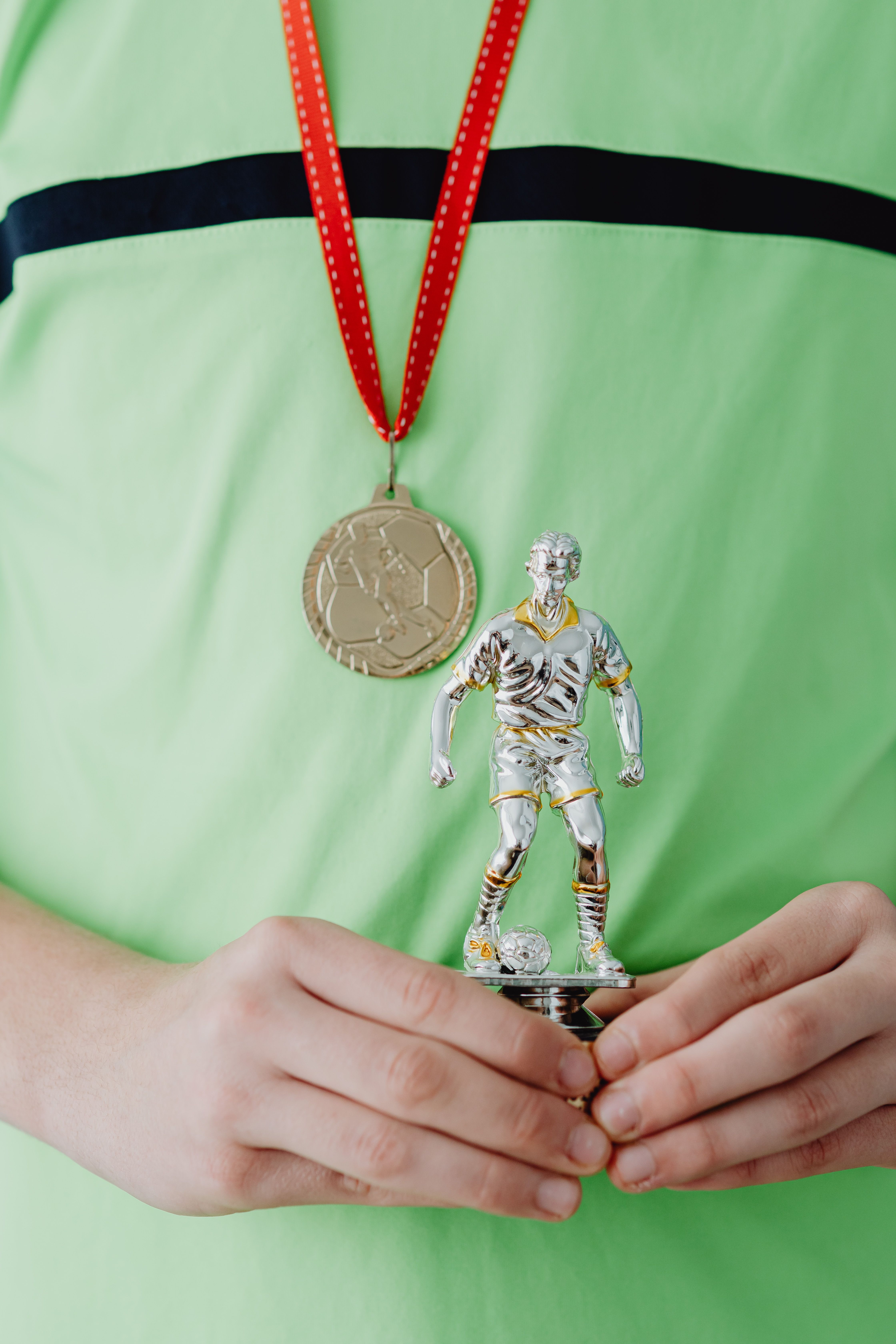 Students With Trophies And Medals Photos, Download The BEST Free ...