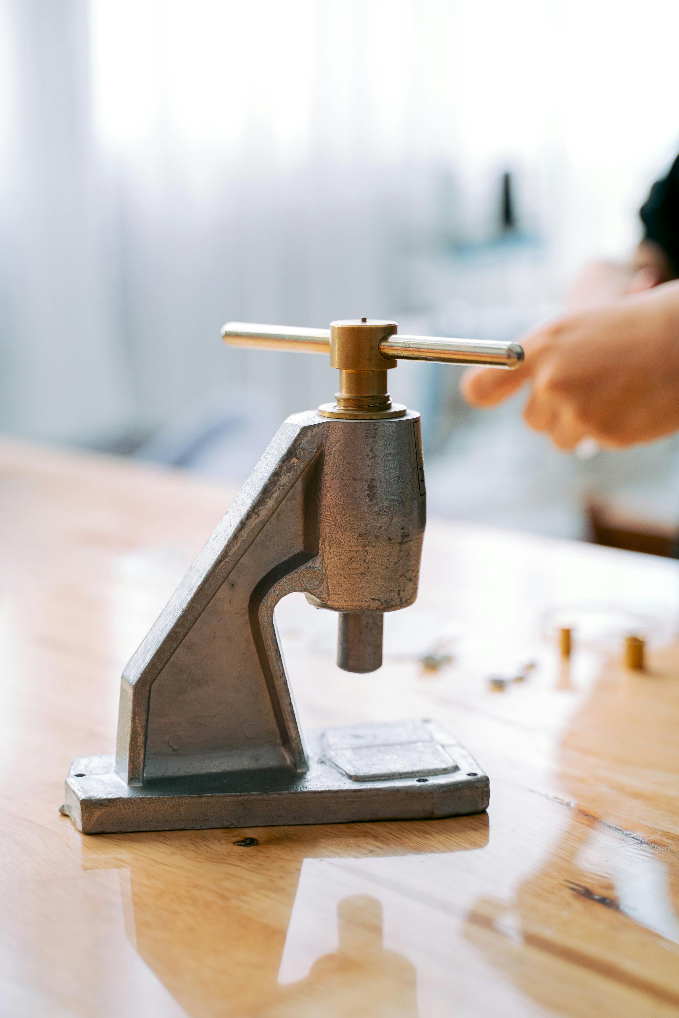 Metal Presses Photos, Download The BEST Free Metal Presses Stock Photos ...