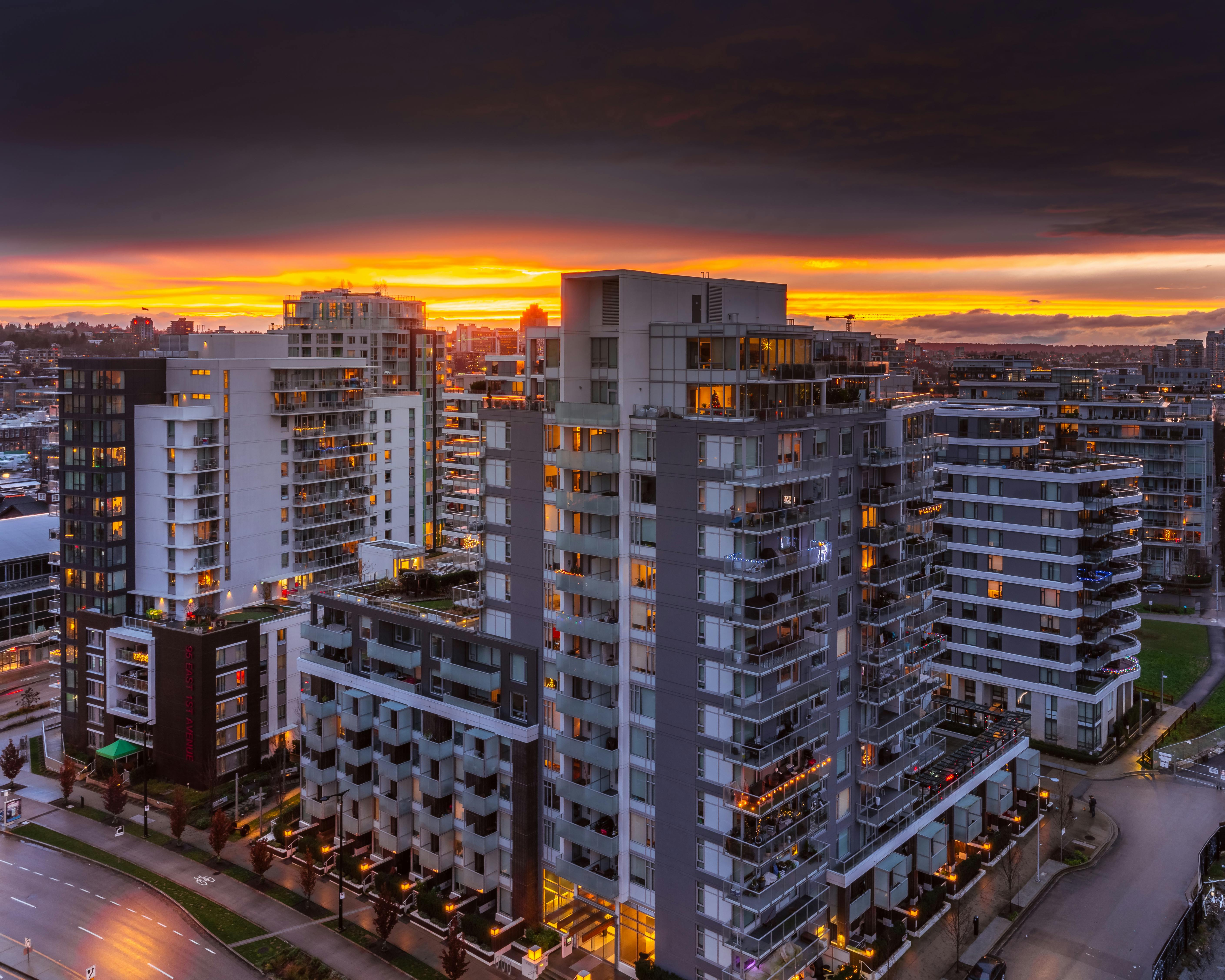 City Buildings during Sunset · Free Stock Photo