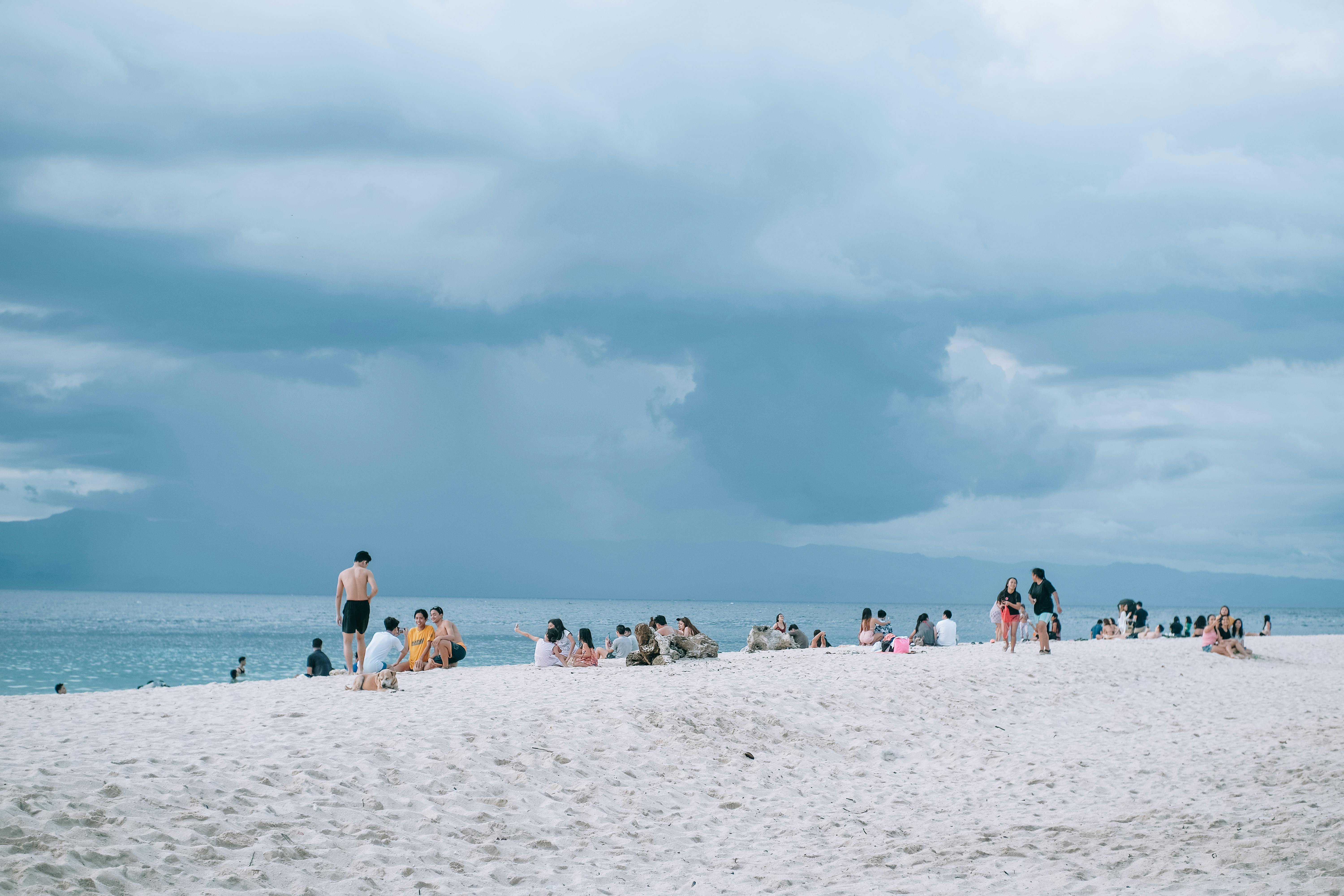 People on Beach · Free Stock Photo
